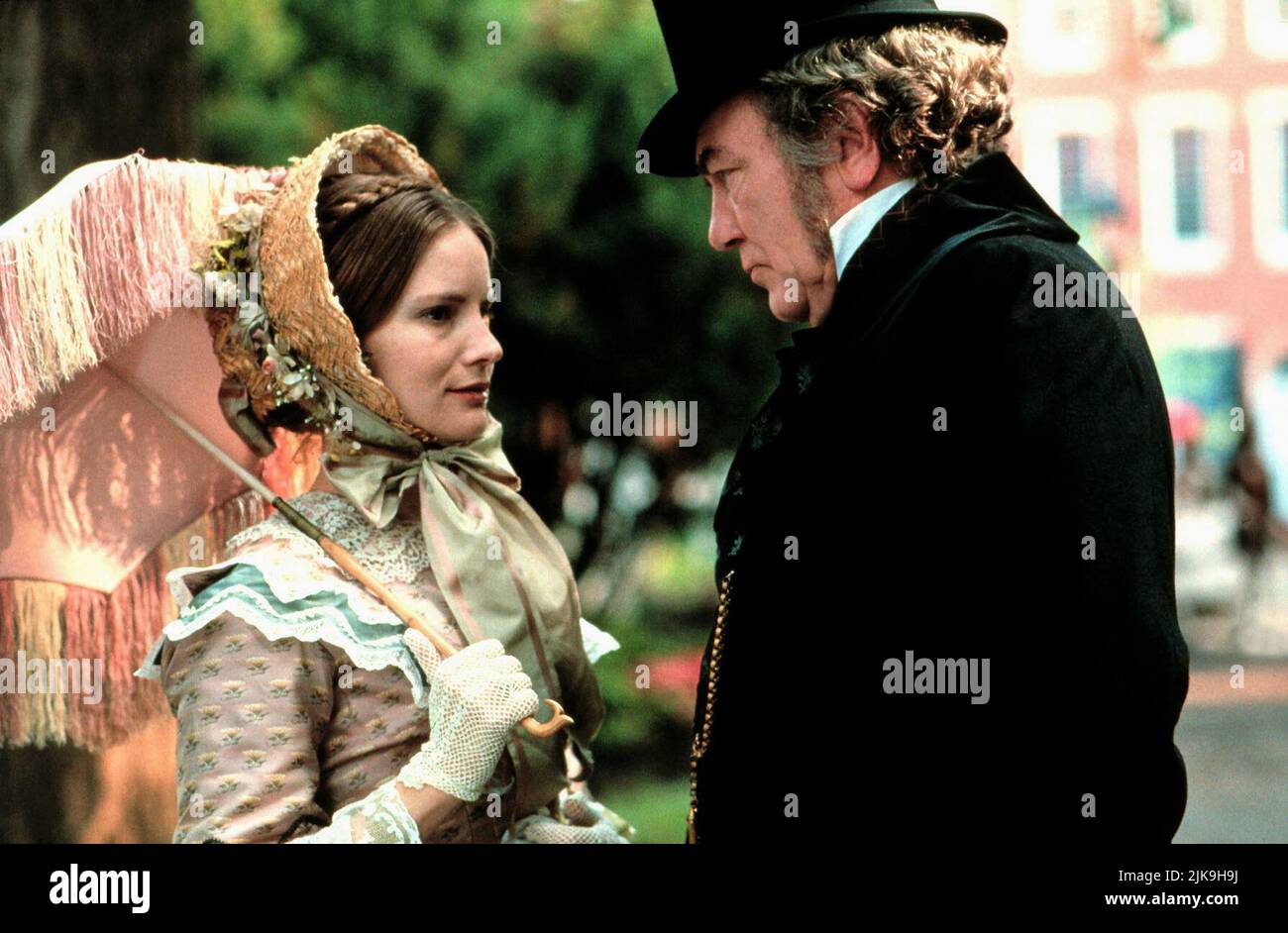 Jennifer Jason Leigh & Albert Finney Film: Washington Square (US A1997 ...