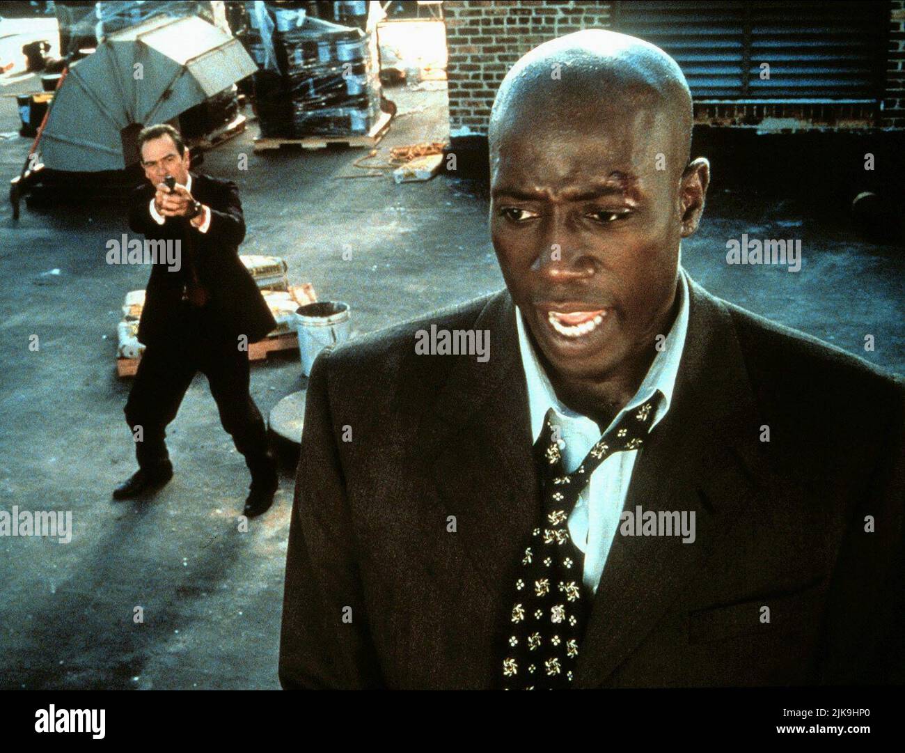 Tommy Lee Jones, Wesley Snipes Film: U.S. Marshals (USA 1998 ...
