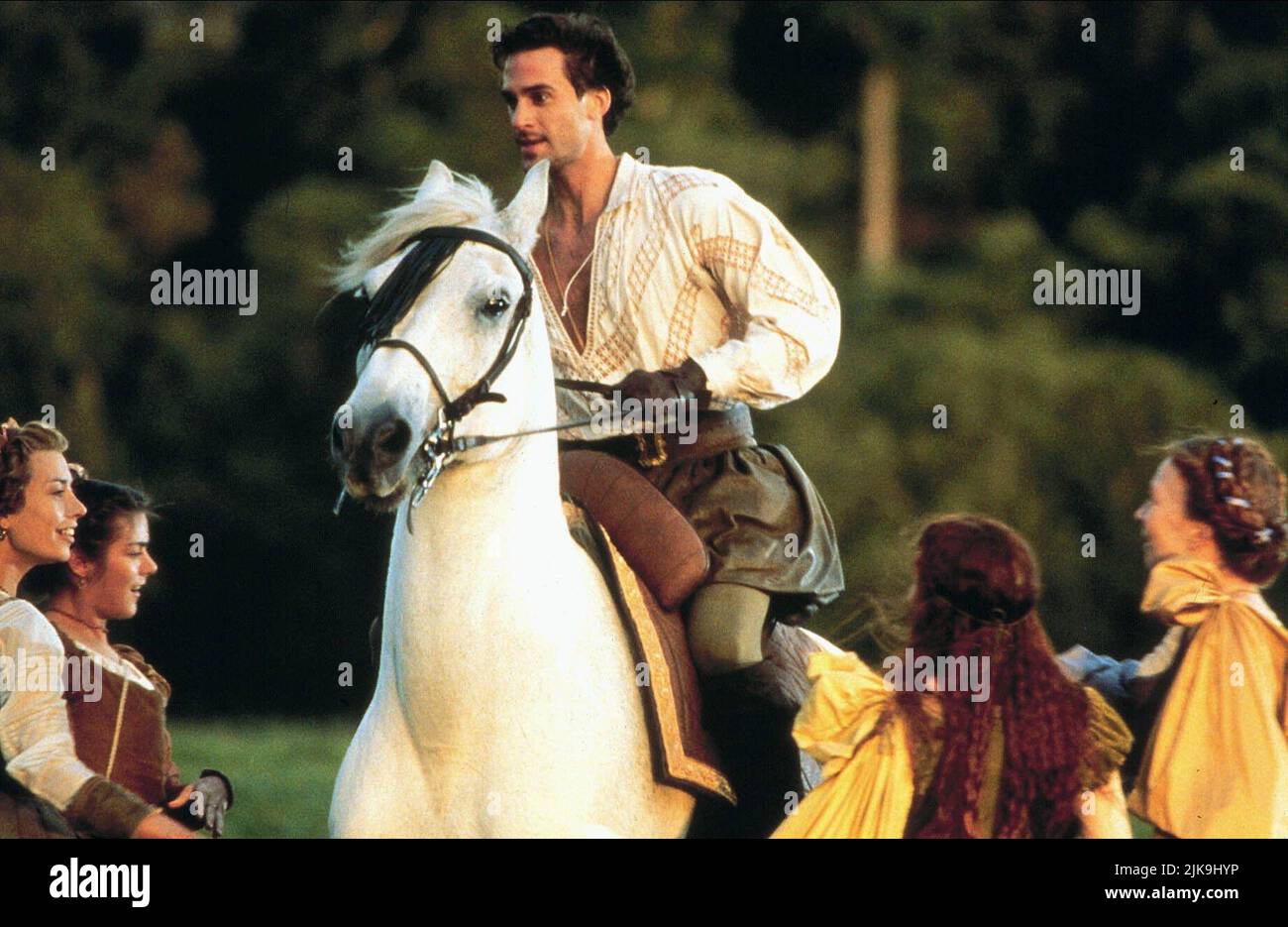 Joseph Fiennes Film: Elizabeth (USA/UK 1998) Characters: Robert Dudley ...