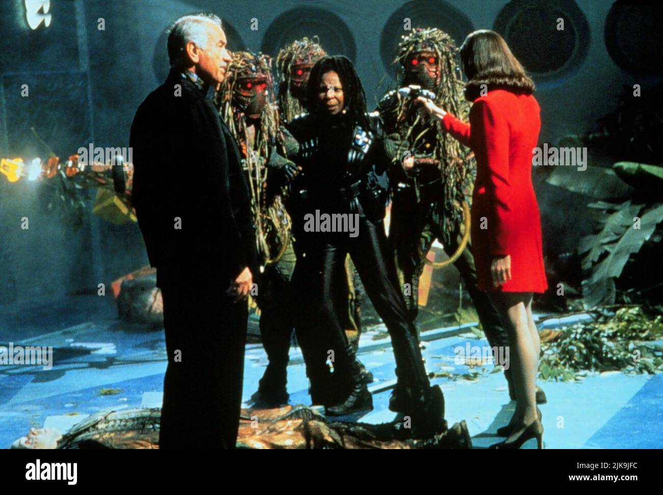 Armin Mueller-Stahl, Whoopi Goldberg, Juliet Landau Film: Theodore Rex ...