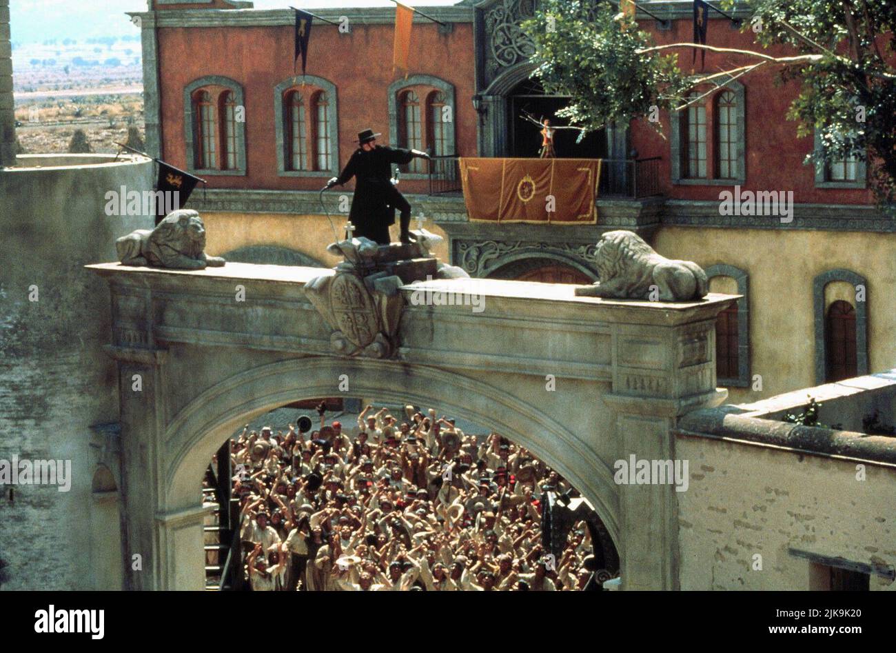 The mask of zorro 1998 hi-res stock photography and images - Alamy