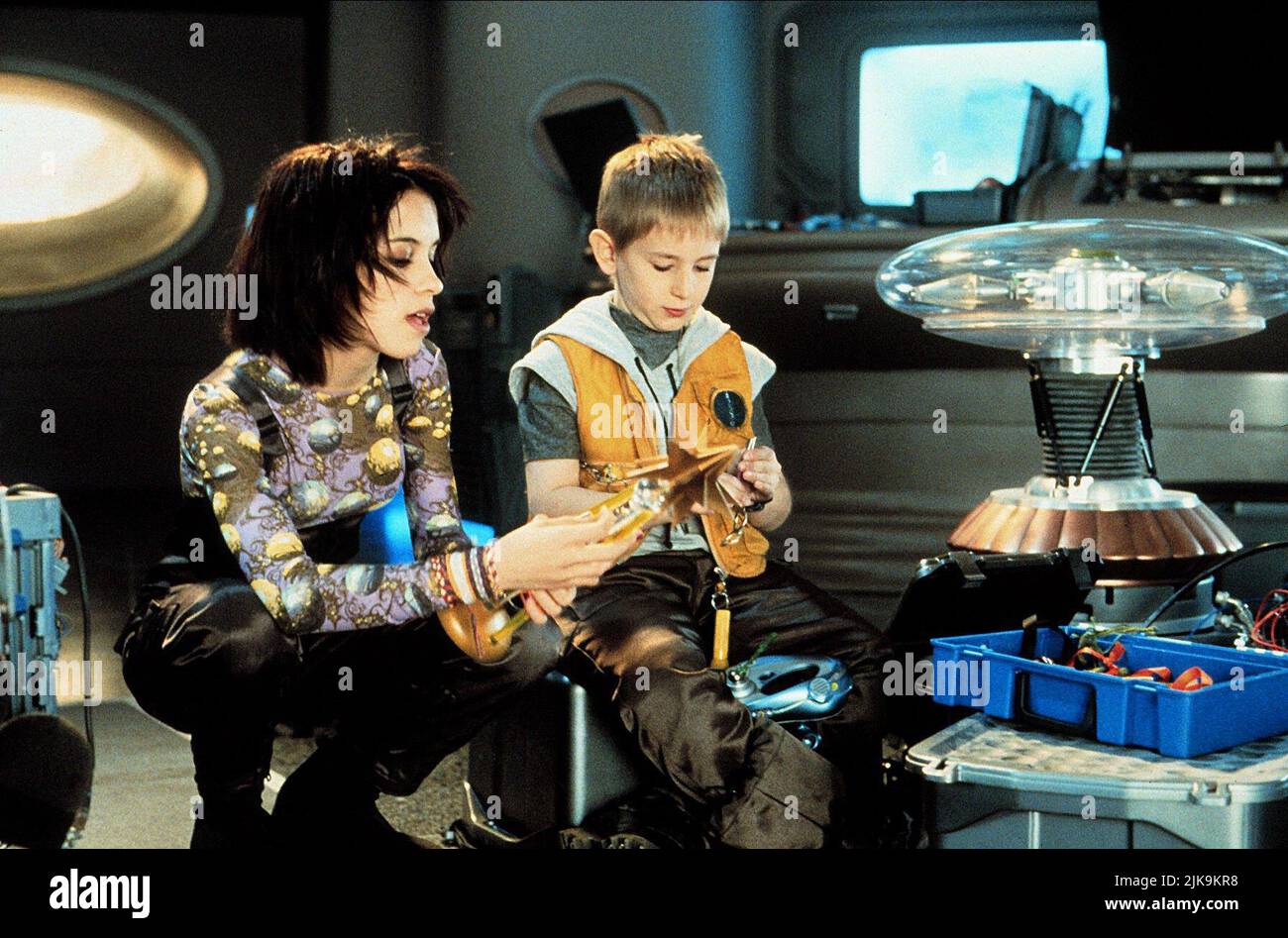 Lacey Chabert & Jack Johnson Film Lost In Space (USA 1998) Characters ...