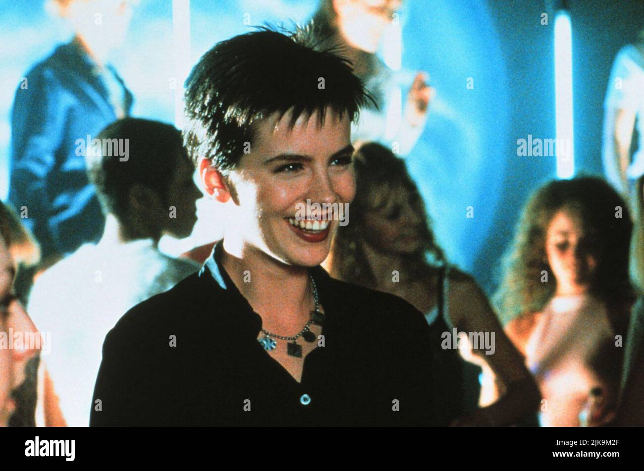 Kate beckinsale shooting fish 1997 hi-res stock photography and images ...