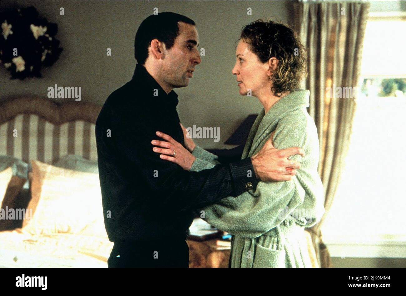 Nicolas Cage & Joan Allen Film Face/Off; Face Off (USA 1997) Characters ...