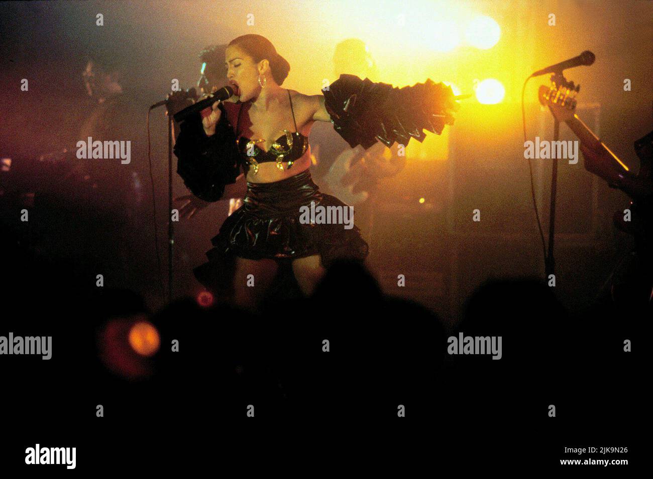 Jennifer Lopez Film Selena (USA 1997) Characters: Selena Quintanilla ...