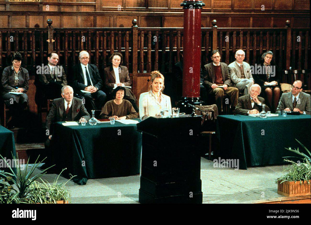 Elisabeth Shue Film The Saint (USA 1997) Characters: Dr. Emma Russell ...
