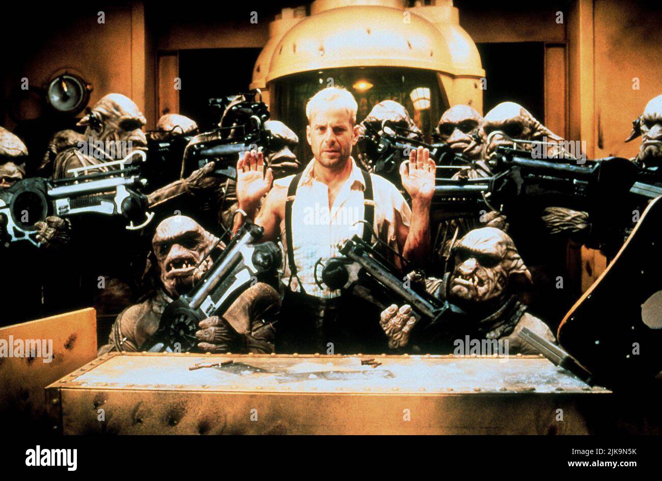 Bruce Willis Film The Fifth Element (Le cinquième élément) Characters ...