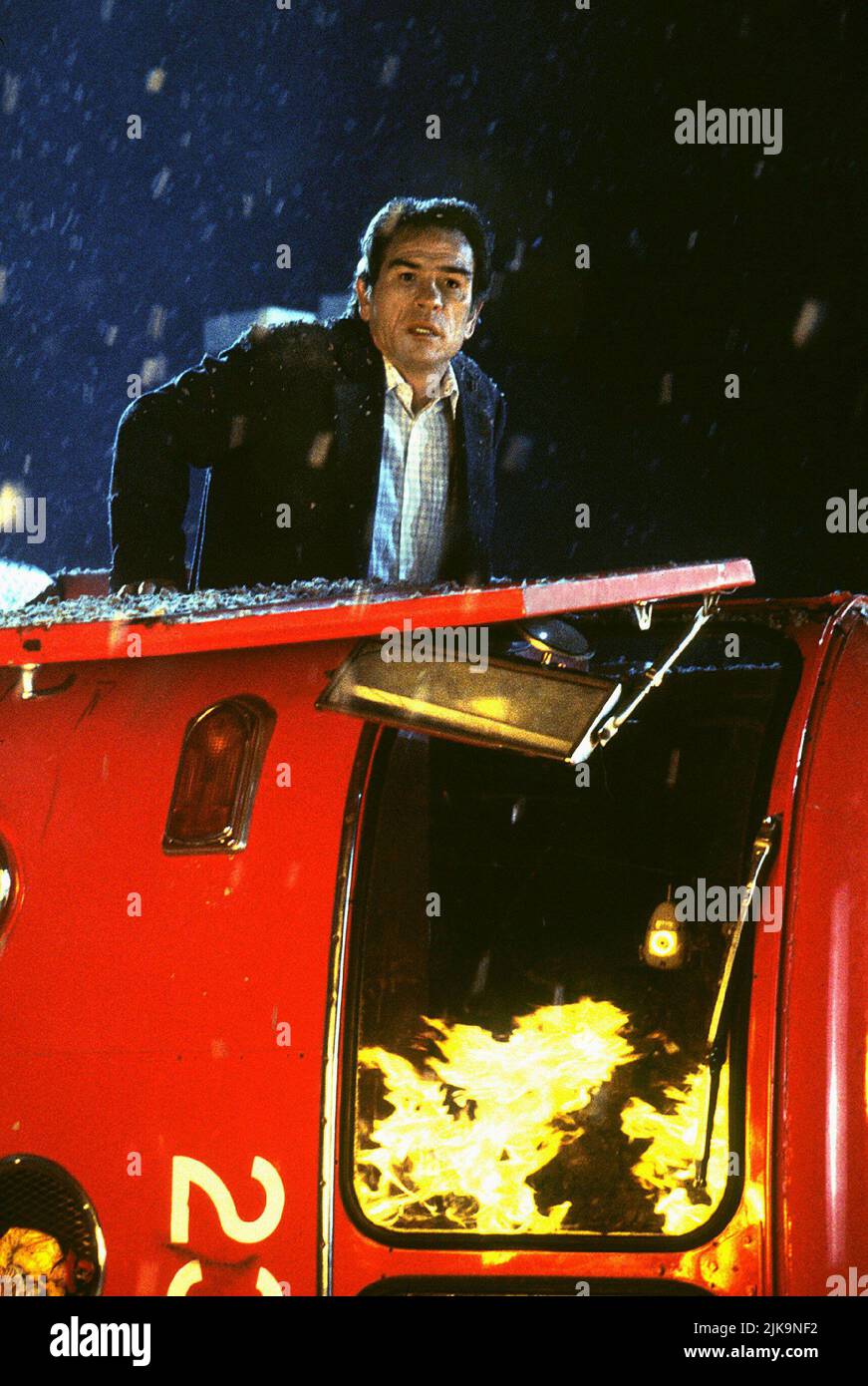 Tommy Lee Jones Film Volcano (USA 1997) Characters: Mike Roark Director ...