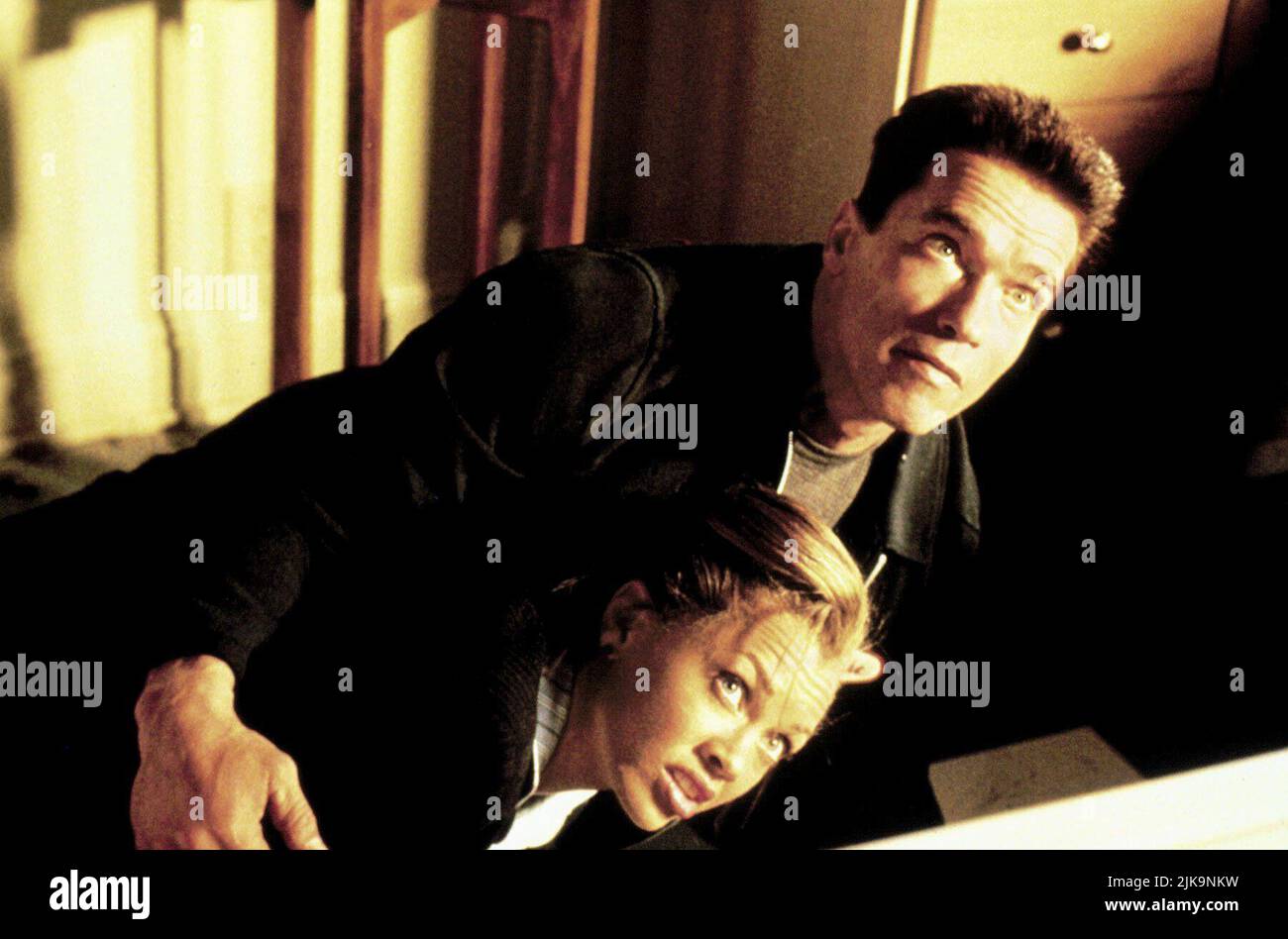 Arnold Schwarzenegger & Vanessa L. Williams Film Eraser (1996 ...
