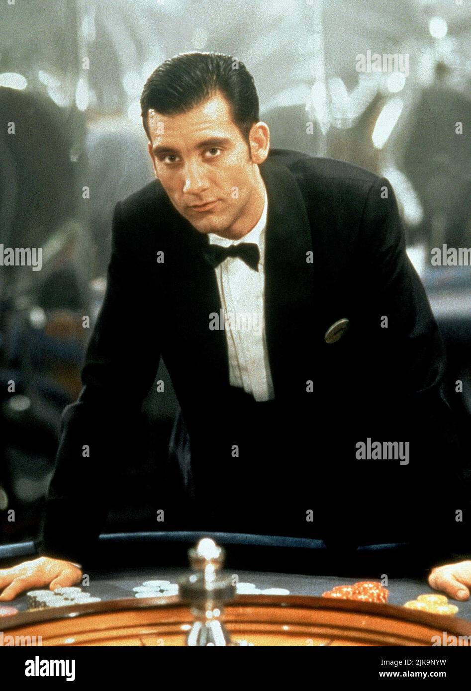 Clive owen croupier hi-res stock photography and images - Alamy