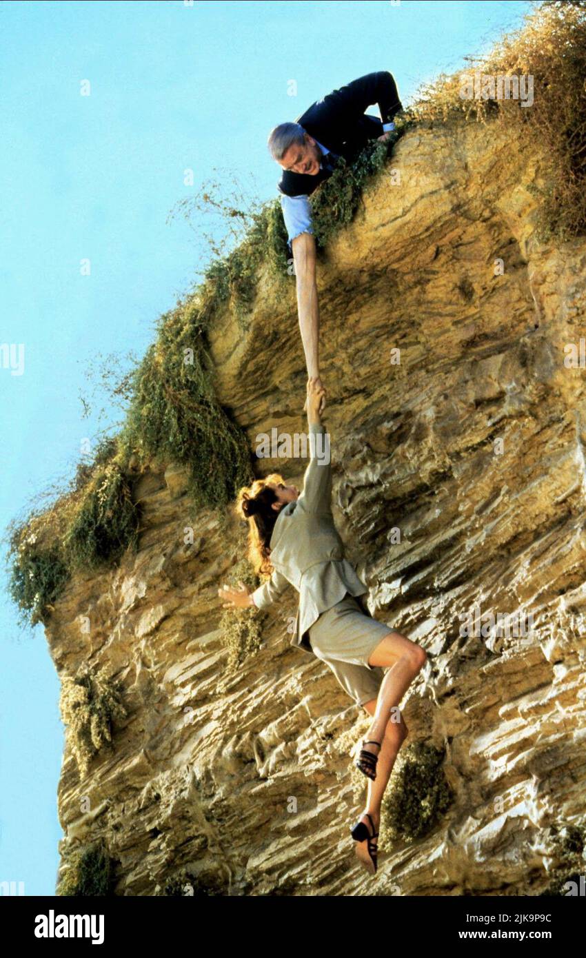 Leslie Nielson & Stephanie Romanov Film Spy Hard (1996) Characters ...