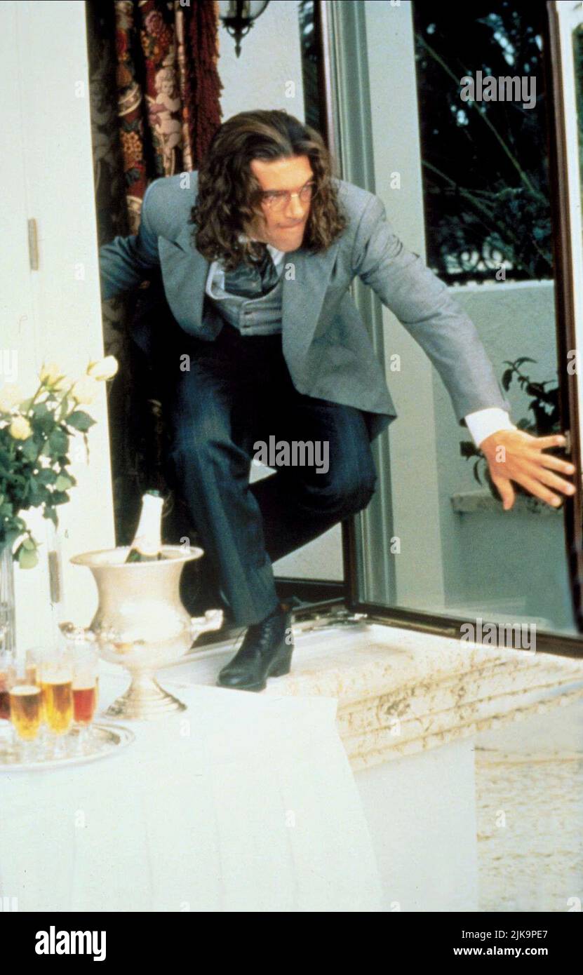 Antonio Banderas Film Two Much (USA/E 1995) Characters: Art Dodge ...
