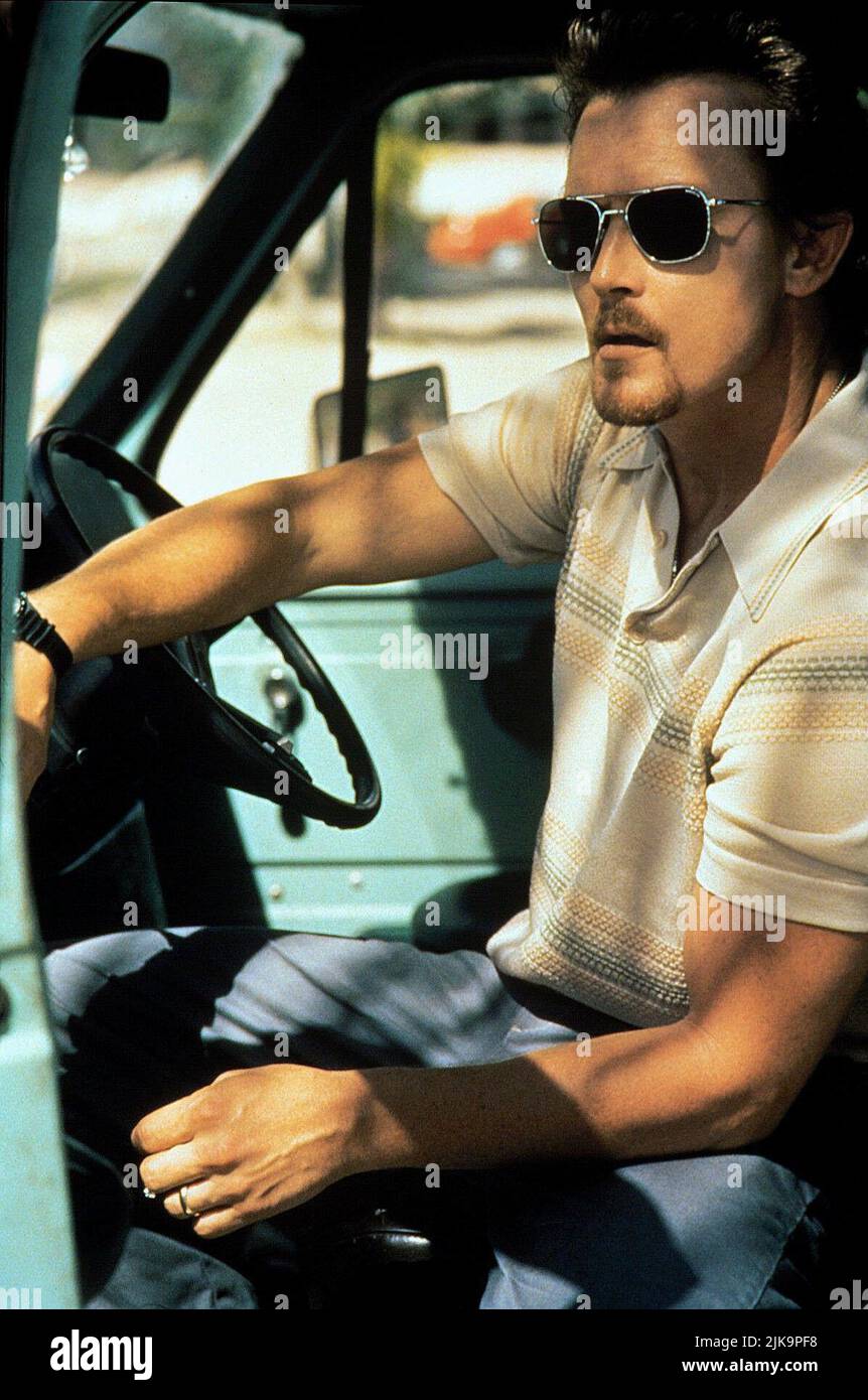 Robert Patrick Film Striptease (USA 1996) Characters: Darrell Grant Director: Andrew Bergman 23 ...