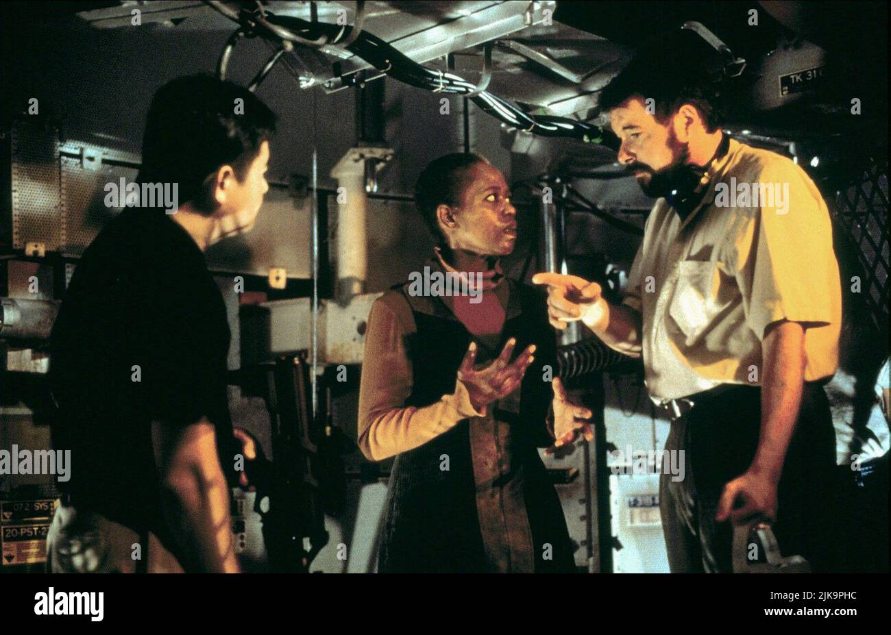 Alfre Woodard & Jonathan Frakes Film: Star Trek: First Contact (USA 1996) Characters: Lily ...