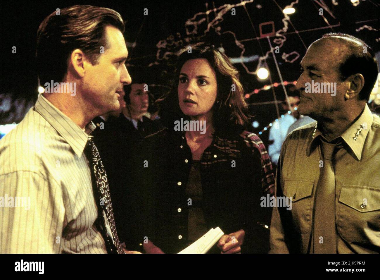 Bill Pullman, Margaret Colin & Robert Loggia Film: Independence Day ...