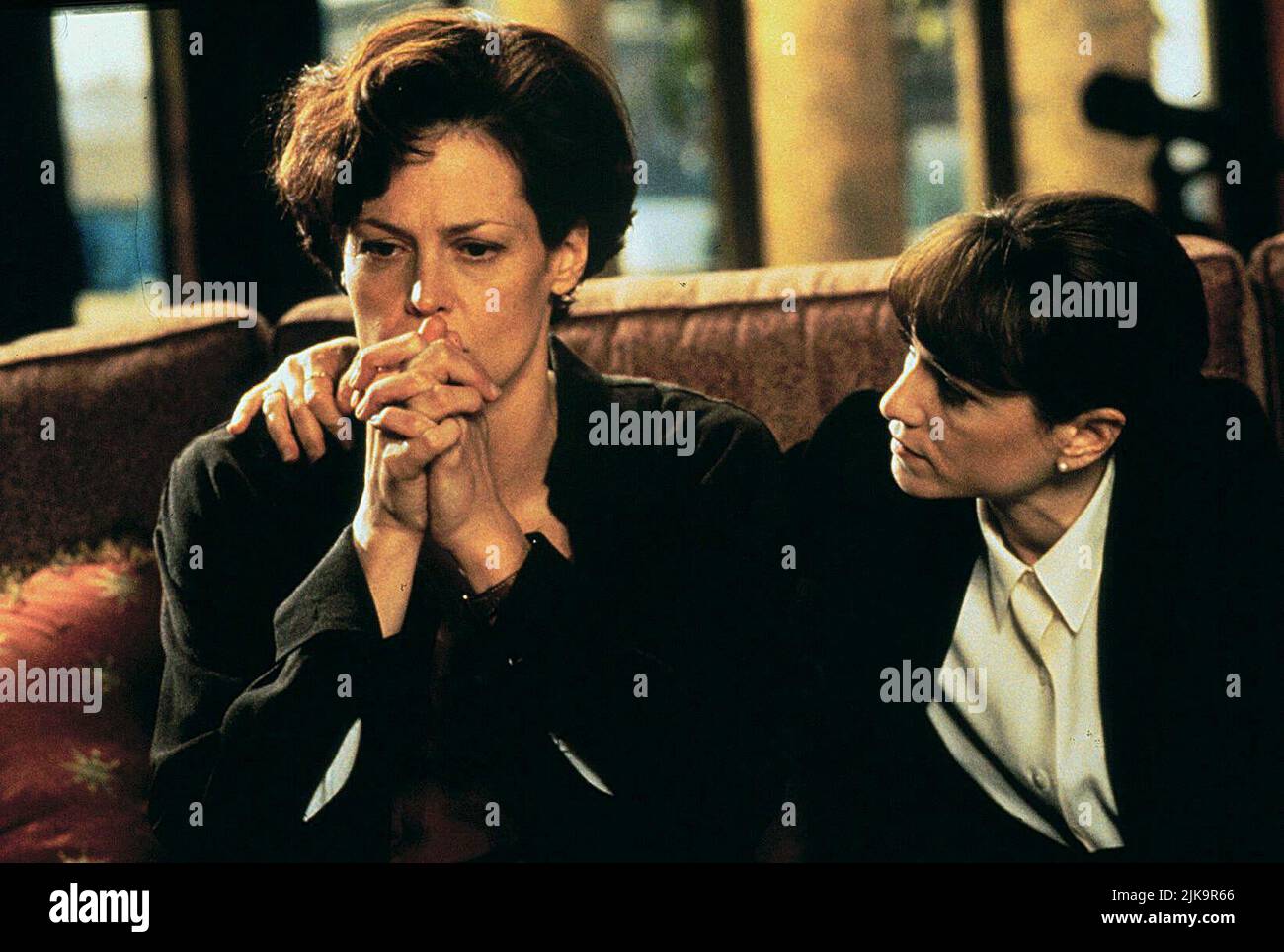 Sigourney Weaver, Holly Hunter Film Copycat (1995) Characters: Helen ...