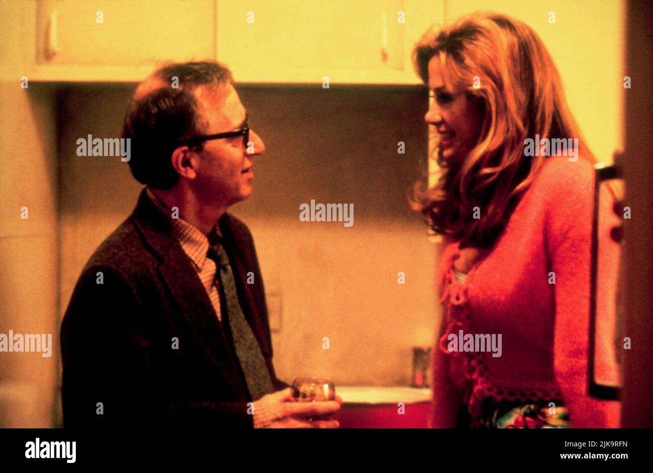 Woody Allen & Mira Sorvino Film Mighty Aphrodite (USA 1995) Characters ...
