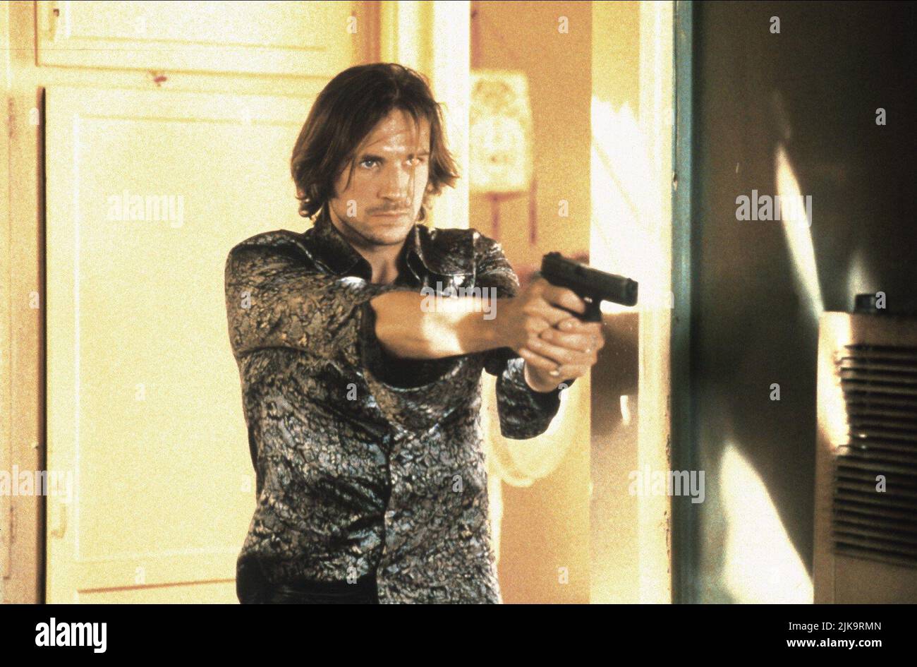 Ralph Fiennes Film Strange Days (USA 1995) Characters: Lenny Nero Director: Kathryn Bigelow 06 ...