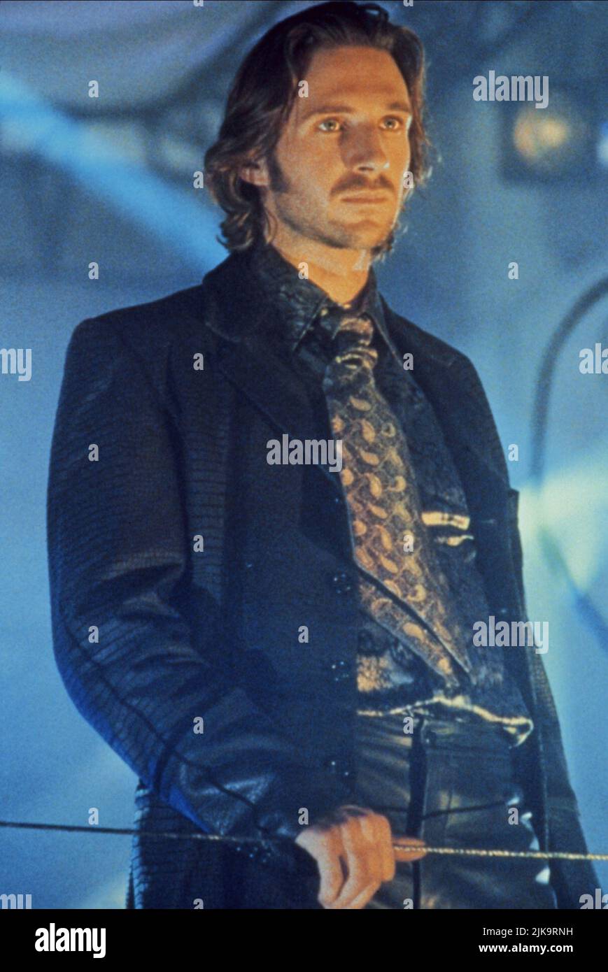 Ralph Fiennes Film: Strange Days (USA 1995) Characters: Lenny Nero ...