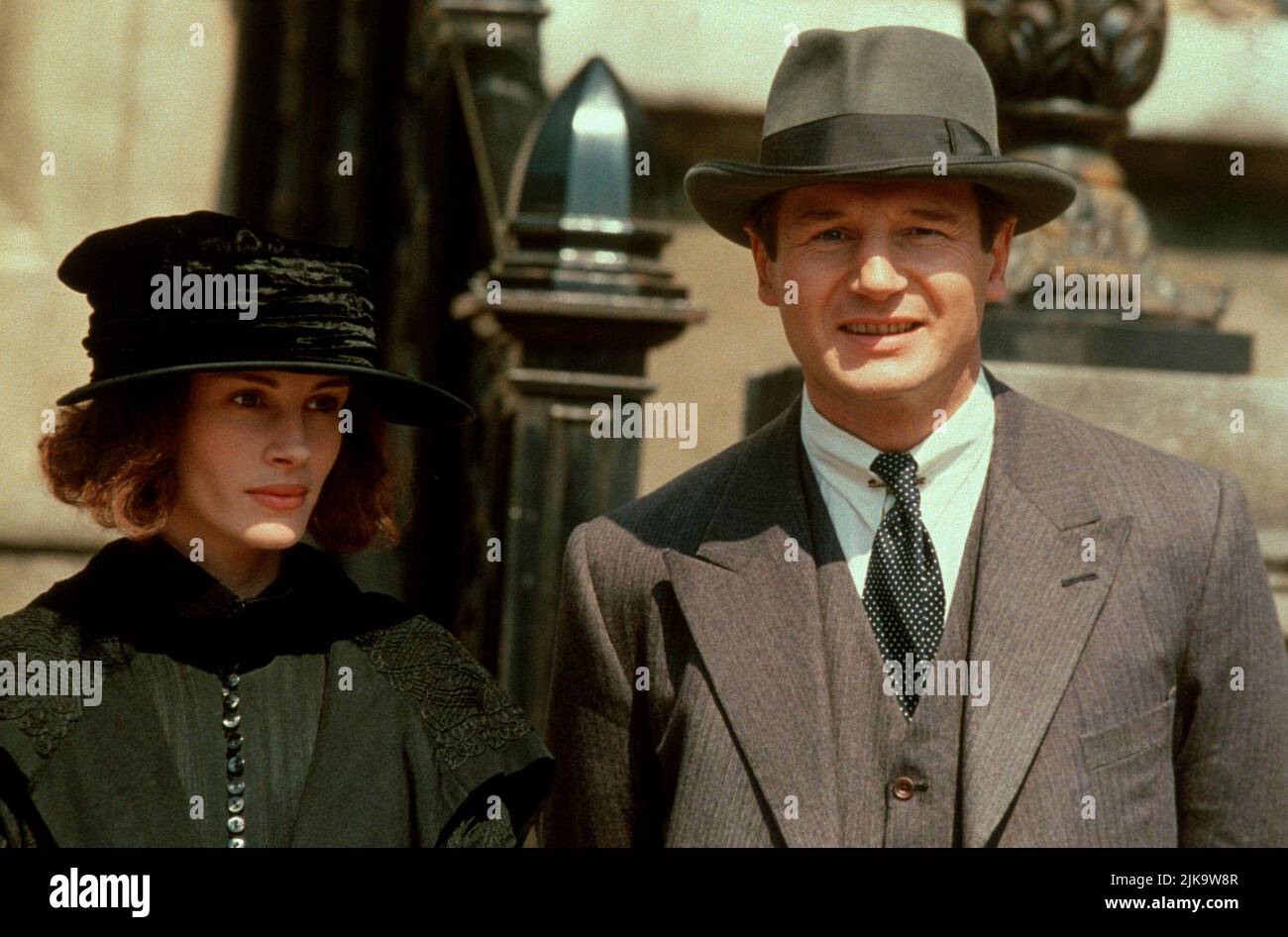 Julia Roberts & Liam Neeson Film Michael Collins (USA/UK/IRL 1996 ...