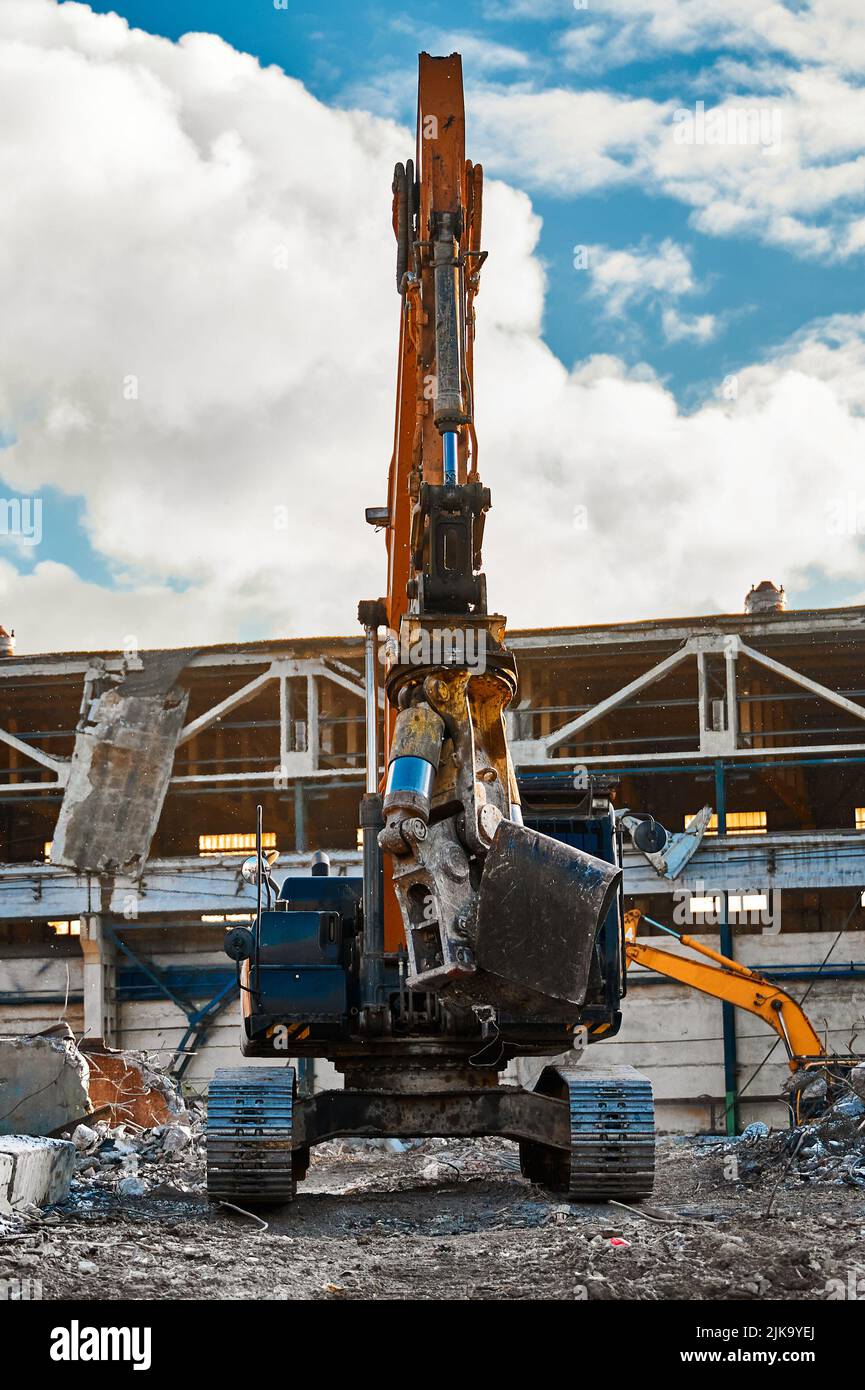 Excavator removes hi-res stock photography and images - Alamy
