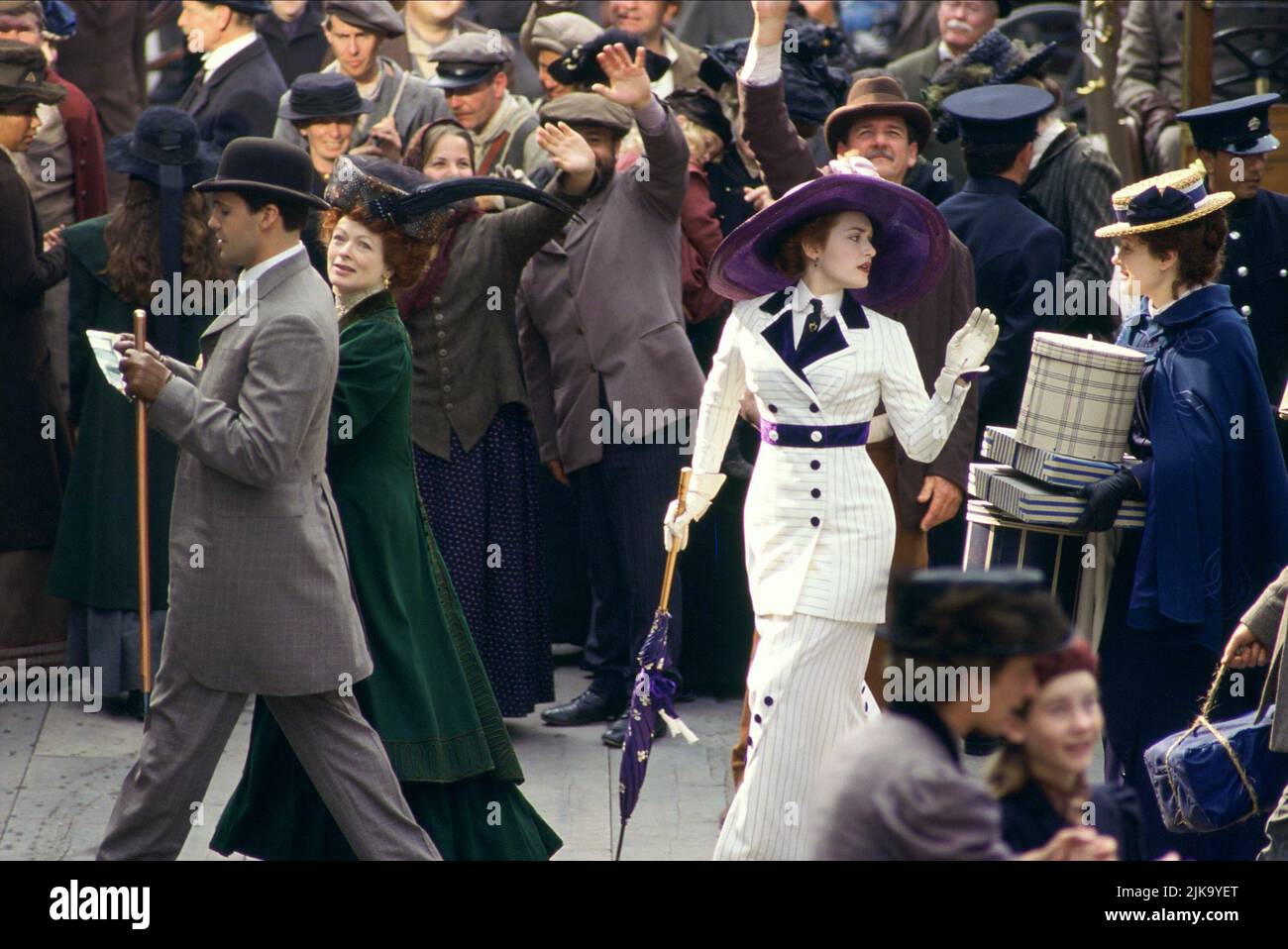 Frances fisher billy zane titanic hi-res stock photography and images ...