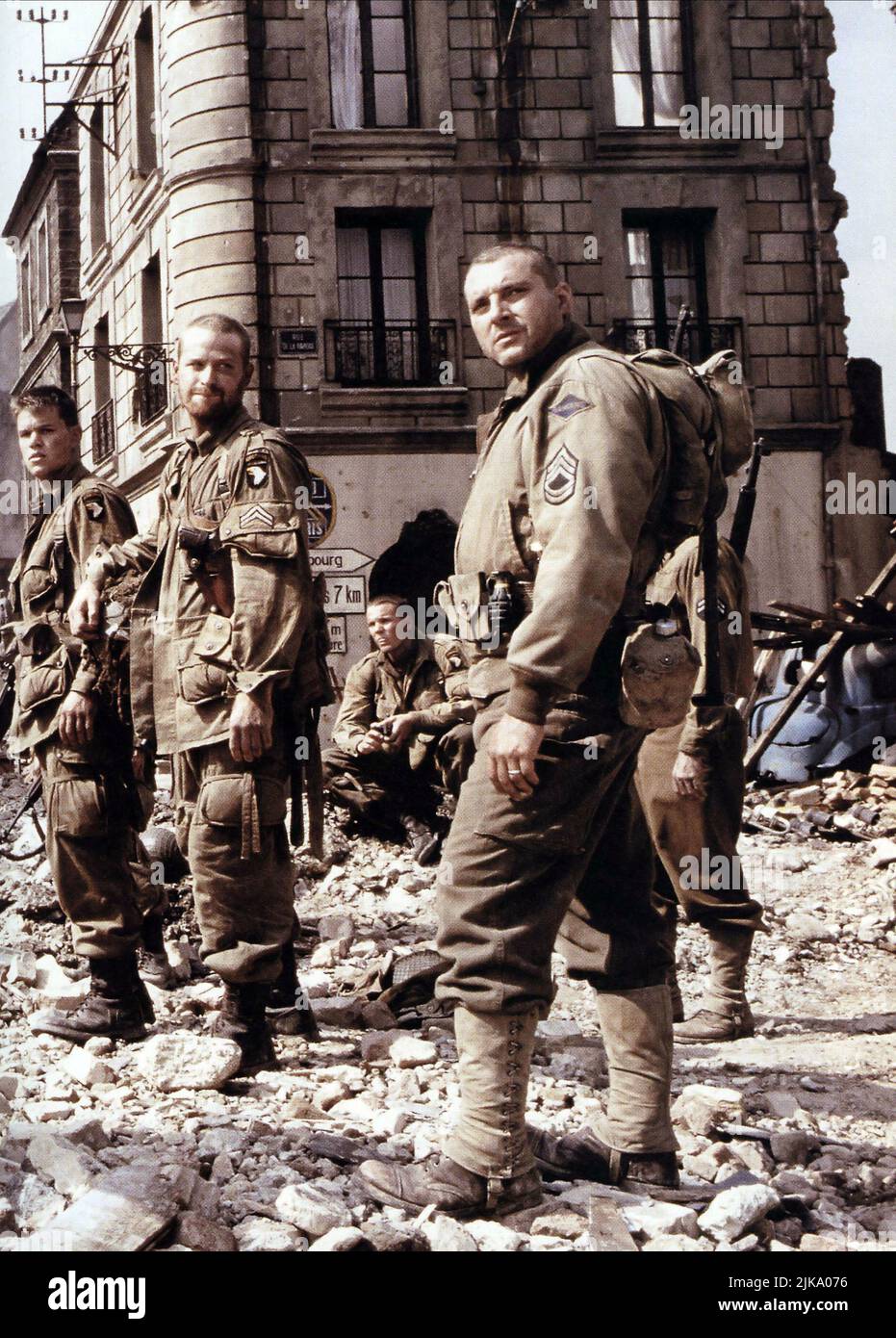 Saving private ryan 1998 tom sizemore hi-res stock photography and ...
