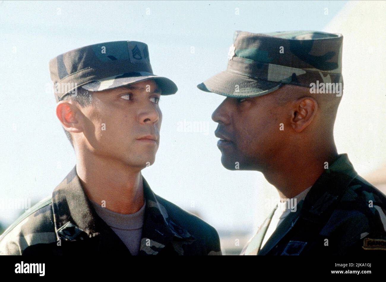 Lou Diamond Phillips, Denzel Washington Film: Courage Under Fire (1996 ...