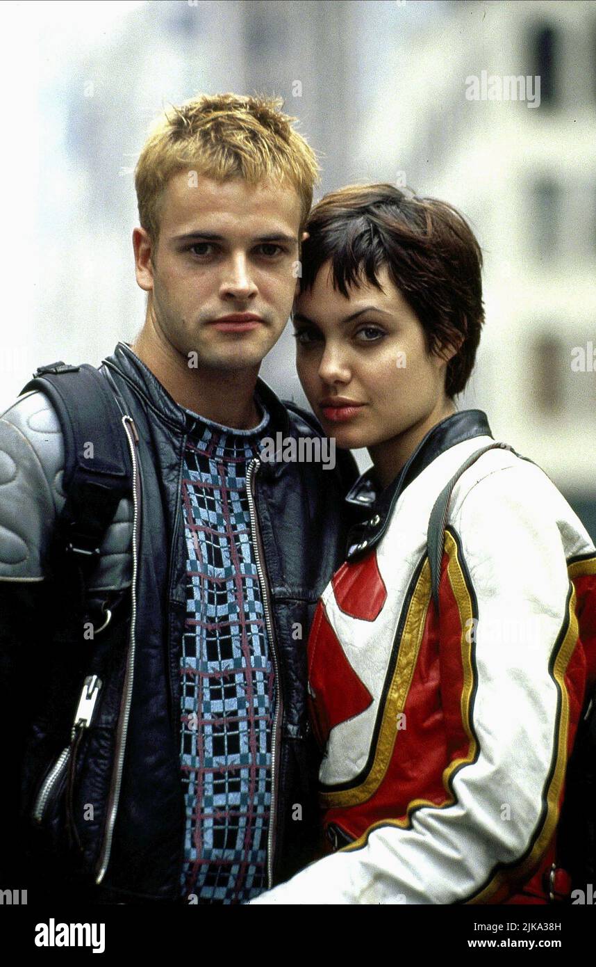 Angelina jolie hackers film 1995 hi-res stock photography and images ...