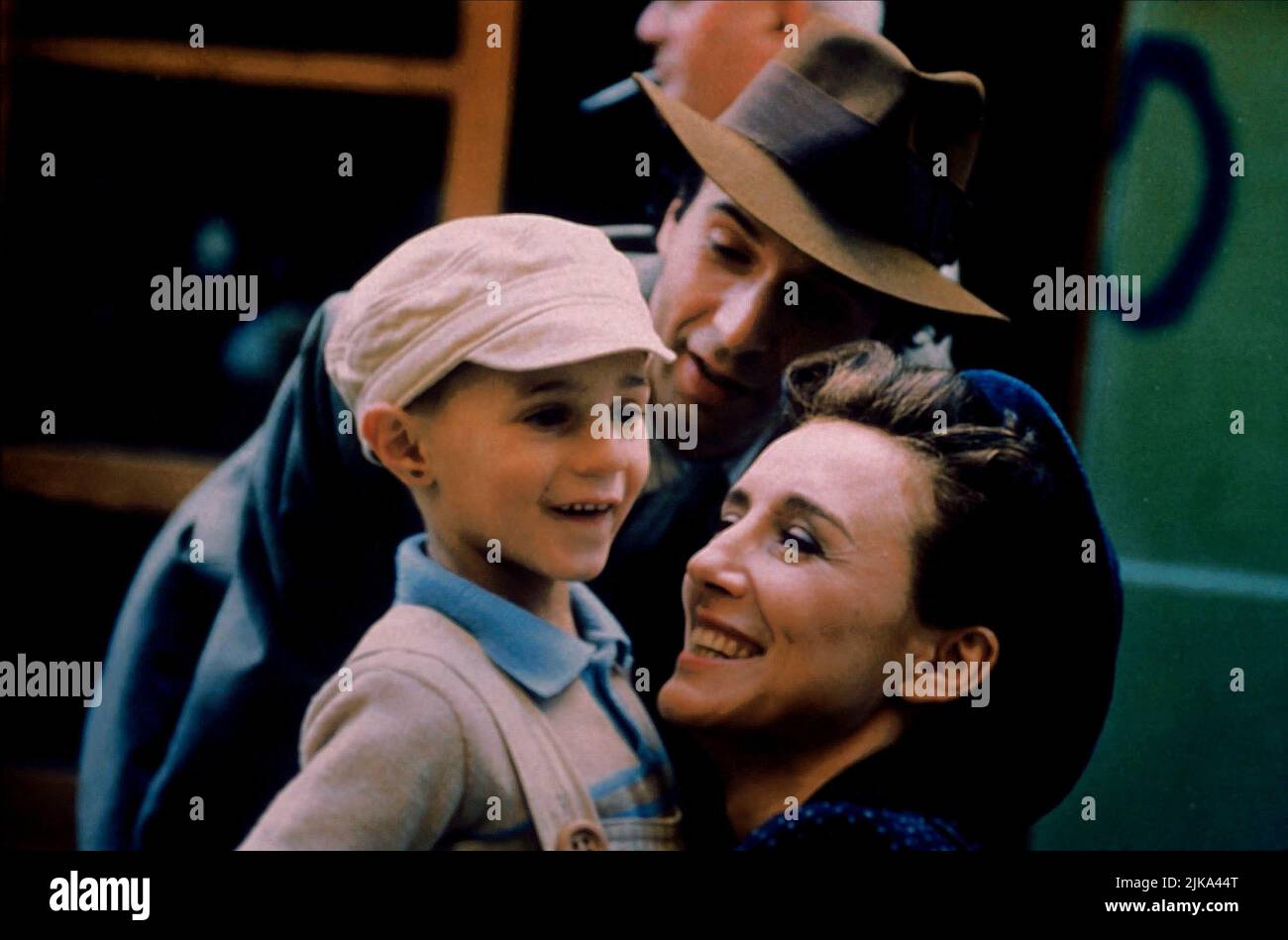 Giorgio Cantarini, Roberto Benigni & Nicoletta Braschi Film: Life Is ...