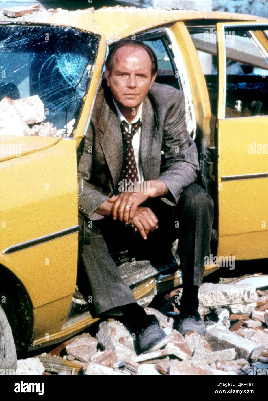 Michael Moriarty Film Earthquake In New York (1997) Characters: Captain ...