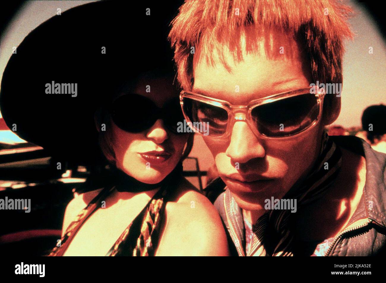 Toni Collette & Jonathan Rhys Meyers Film Velvet Goldmine (UK/USA 1998 ...