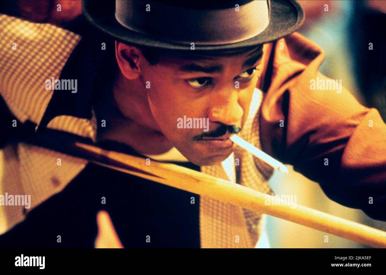 Denzel Washington Film Devil In A Blue Dress (1995) Characters: Ezekiel ...