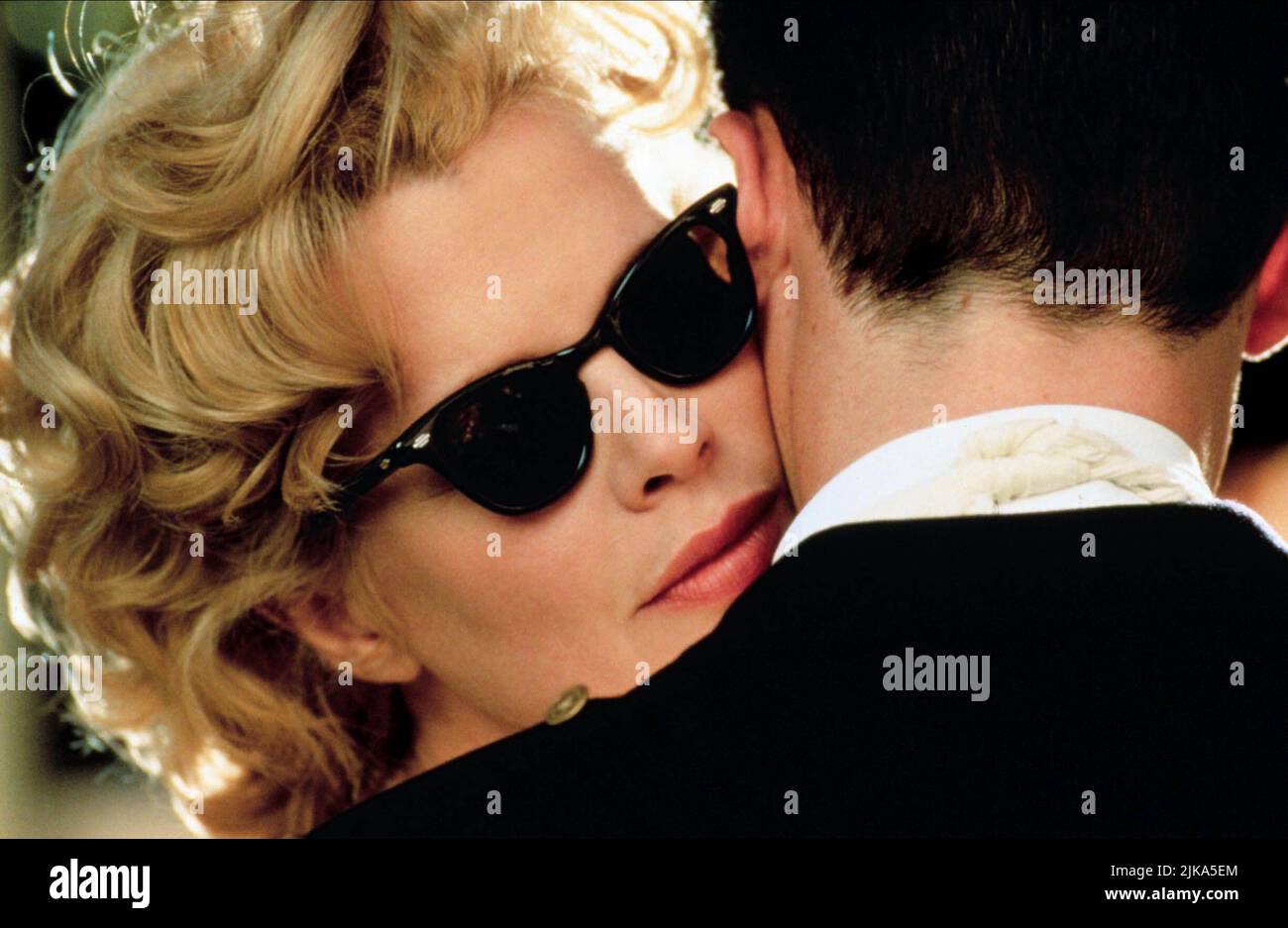 Kim Basinger & Guy Pearce Film: L.A. Confidential; La Confidential (USA ...