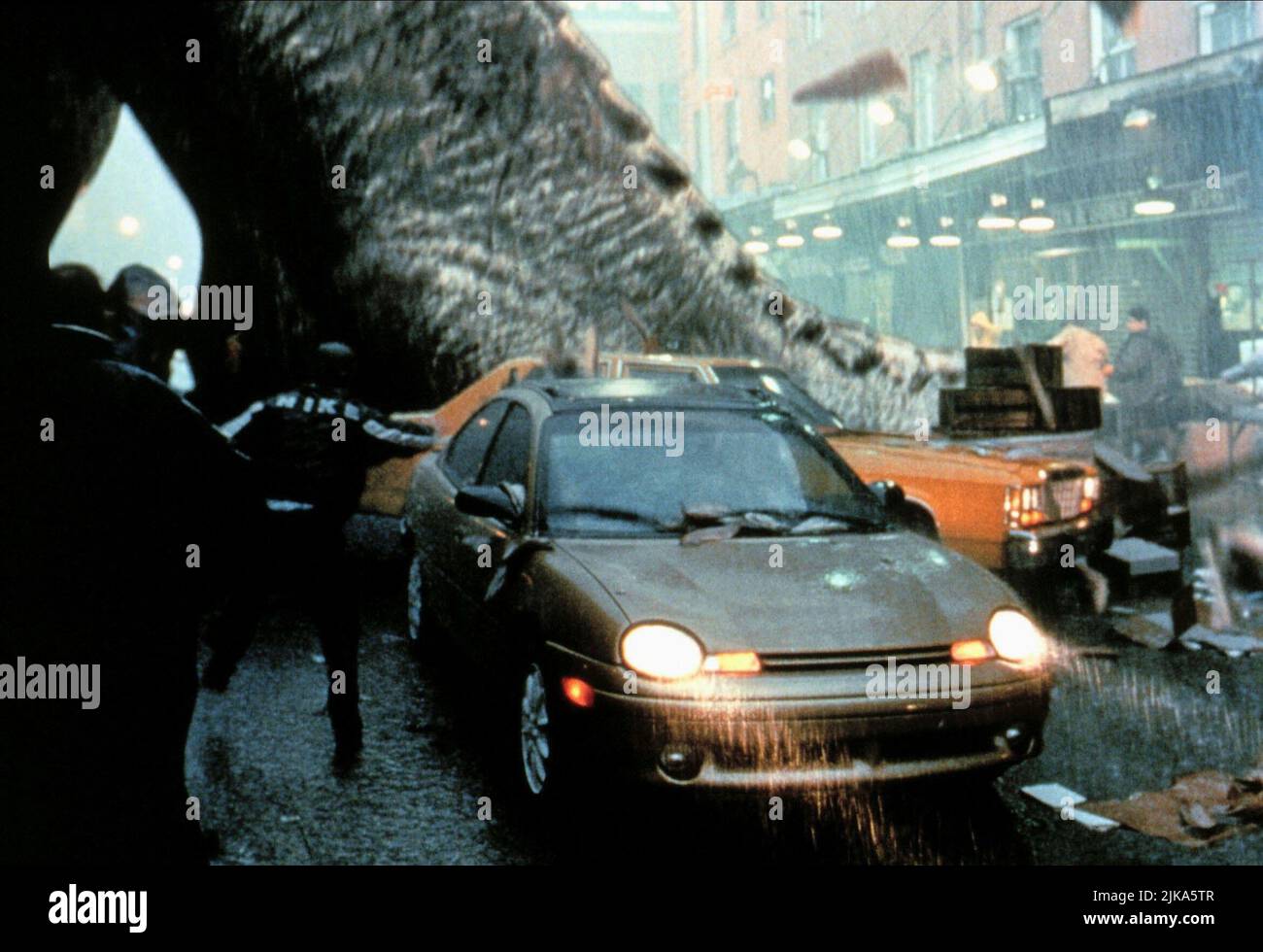 Car Flees From Monster Film: Godzilla (USA/JP 1998) Director: Roland ...