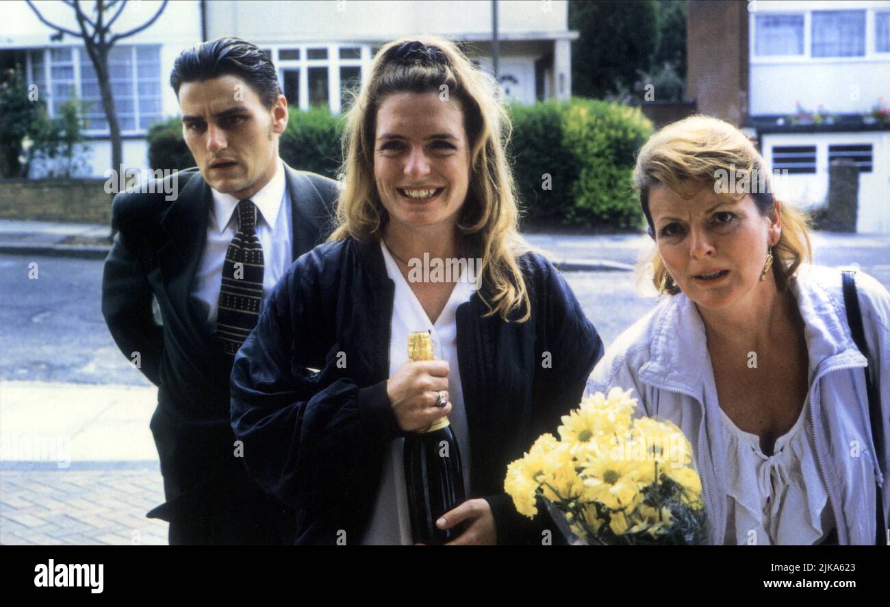 Lee Ross, Claire Rushbrook & Brenda Blethyn Film: Secrets & Lies (1996 ...