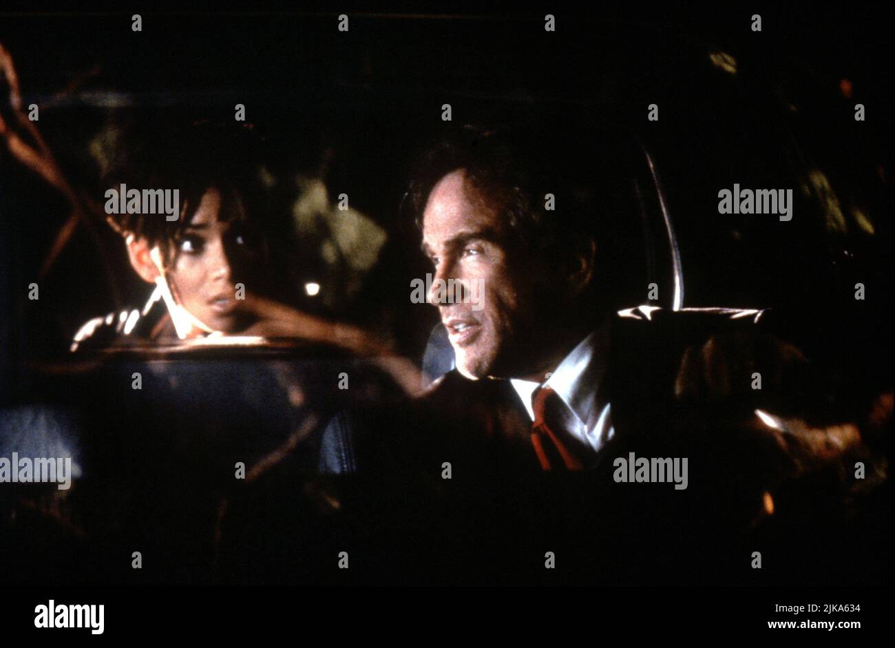 Bulworth warren beatty 1998 hi-res stock photography and images - Alamy