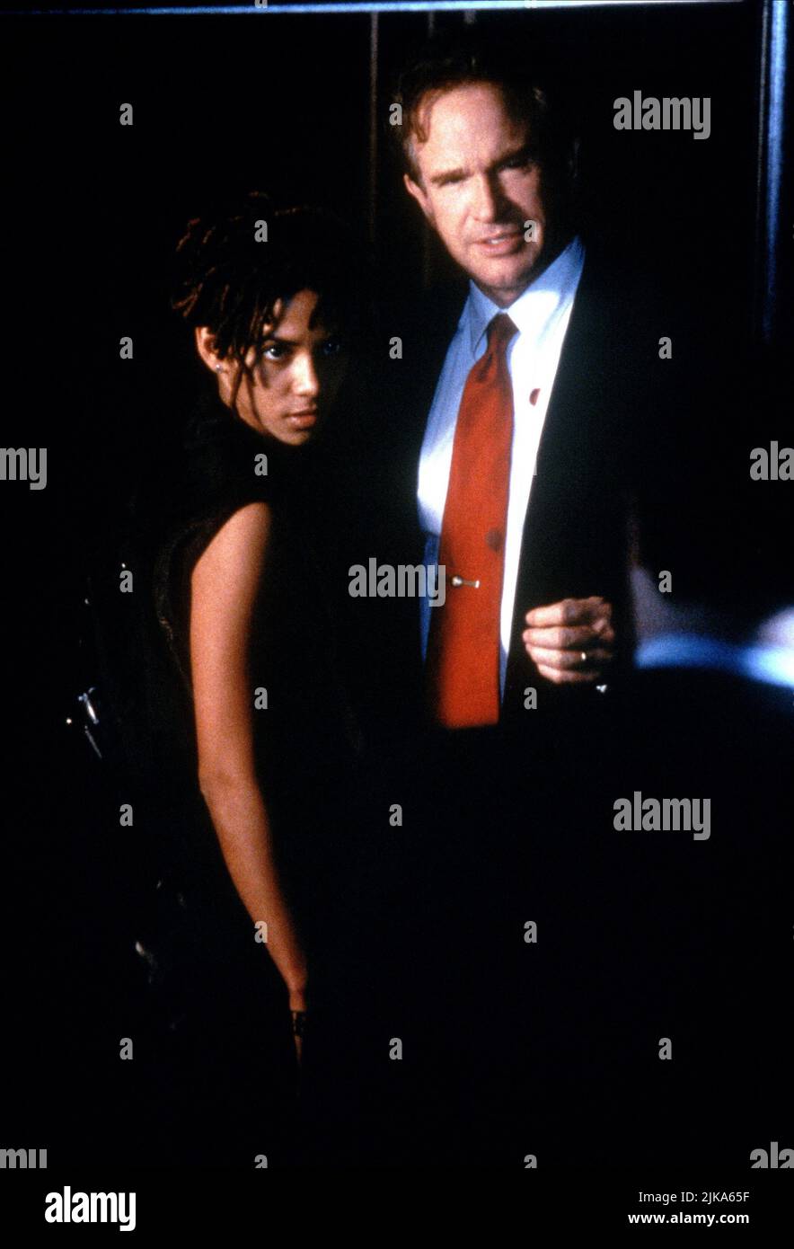 Bulworth bulworth nina halle berry hi-res stock photography and images ...