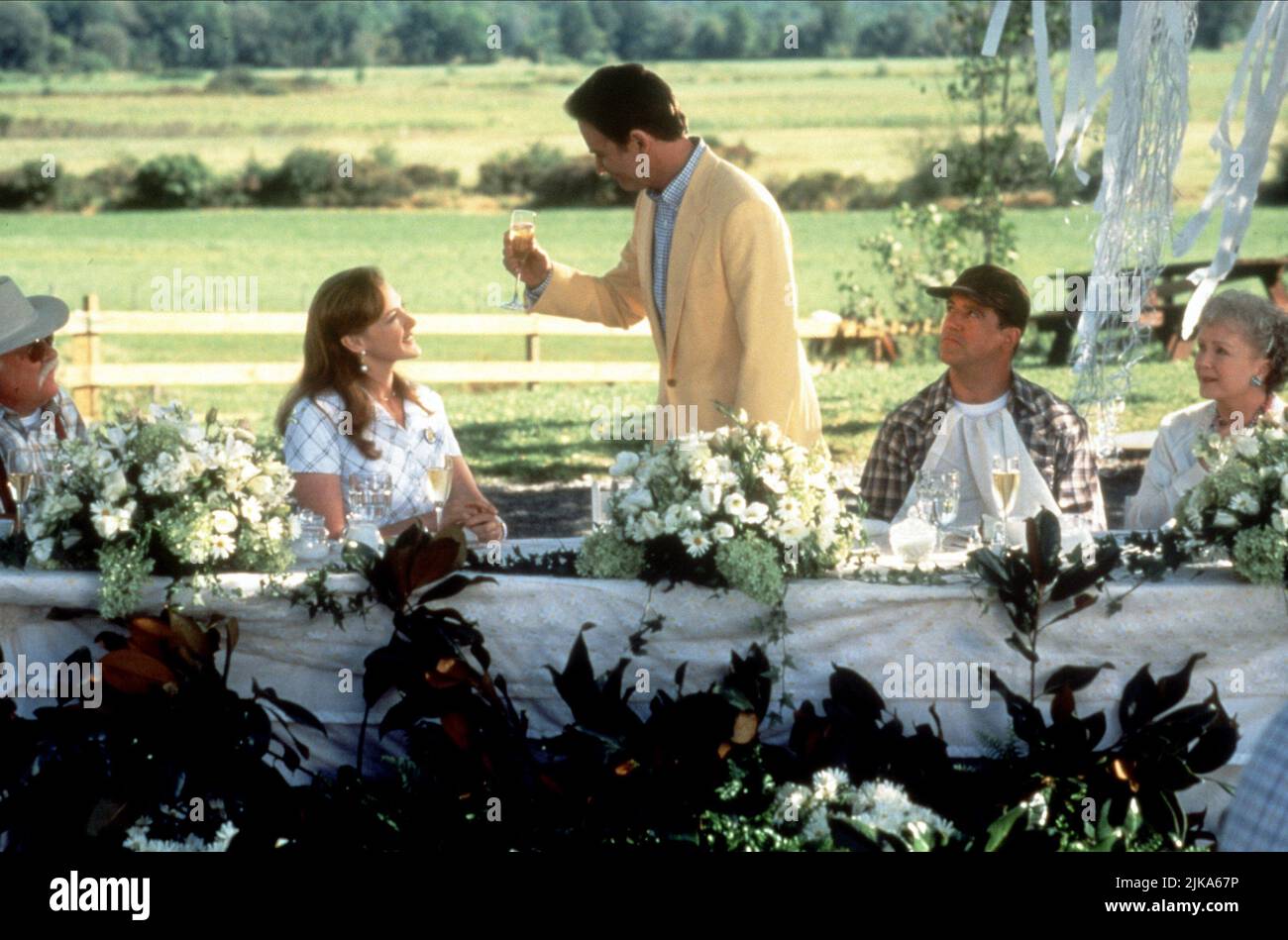 Joan Cusack, Kevin Kline & Debbie Reynolds Film: In & Out (USA 1997 ...