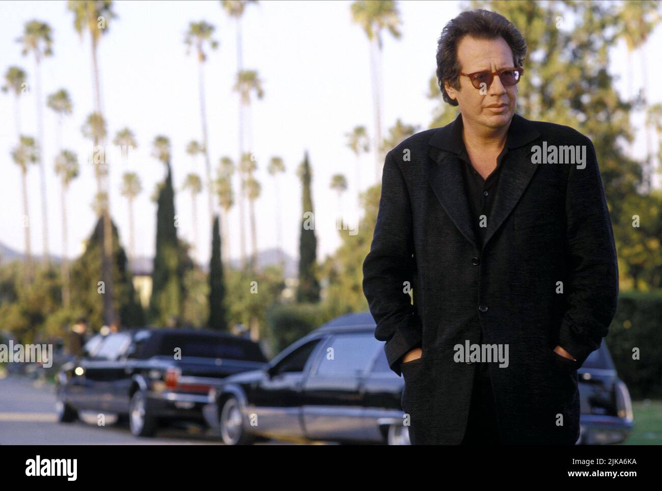 Garry Shandling Film: Hurlyburly (USA 1998) Characters: Artie Director ...