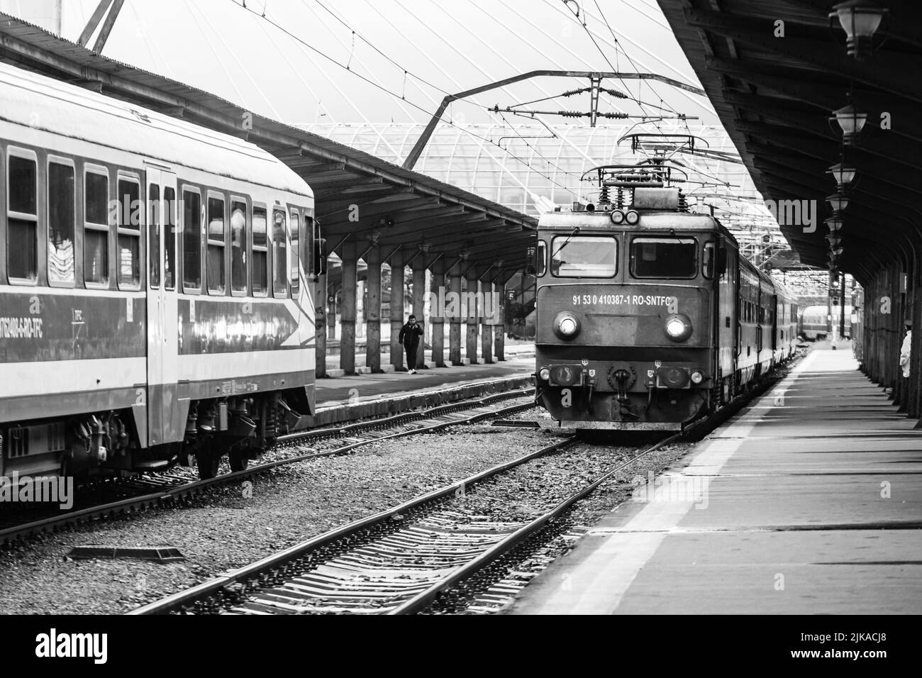 Train at Bucharest North Railway Station (Gara de Nord Bucharest ...
