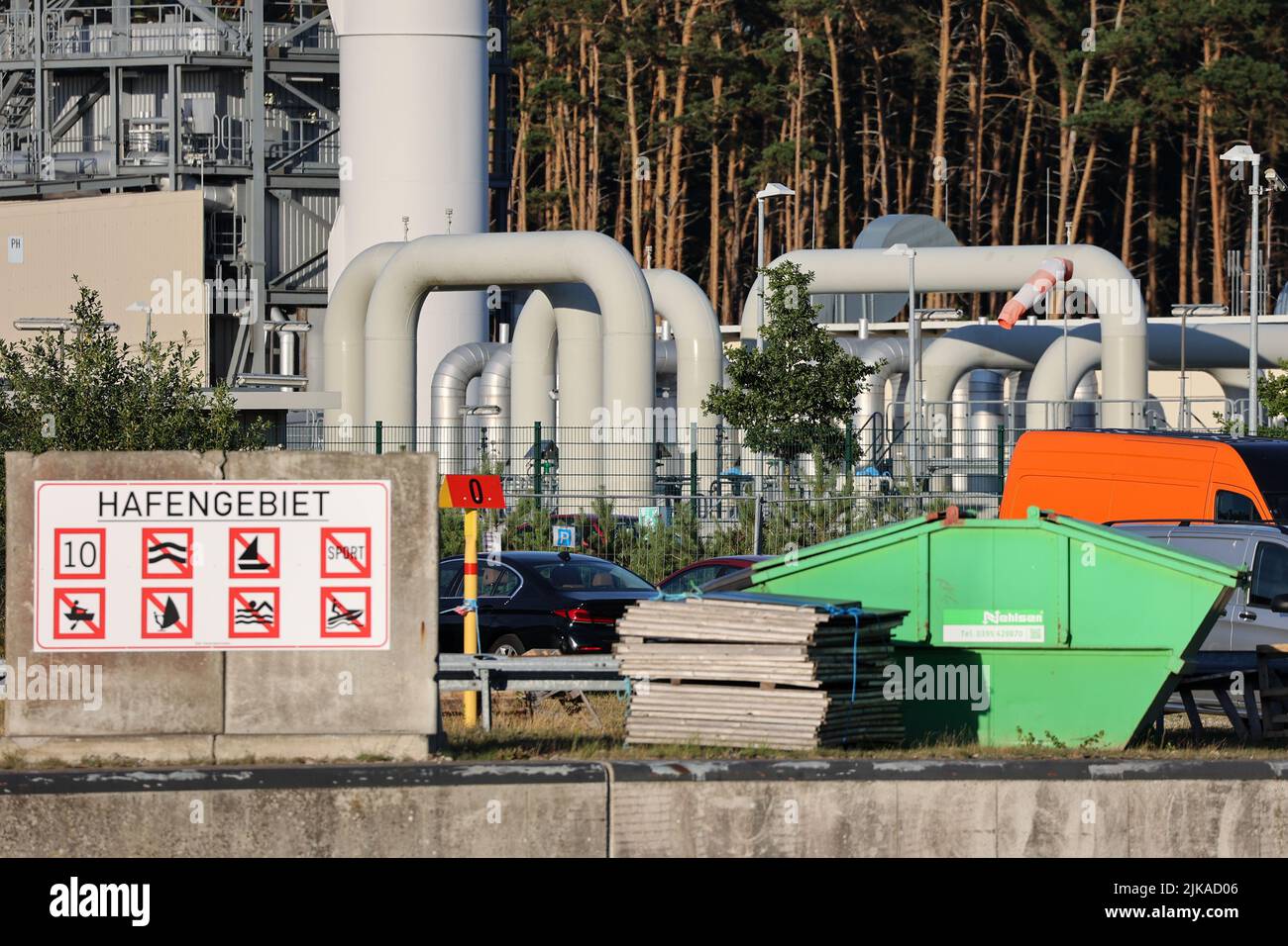 Lubmin, Germany. 30th July, 2022. View of pipe systems and shut-off ...