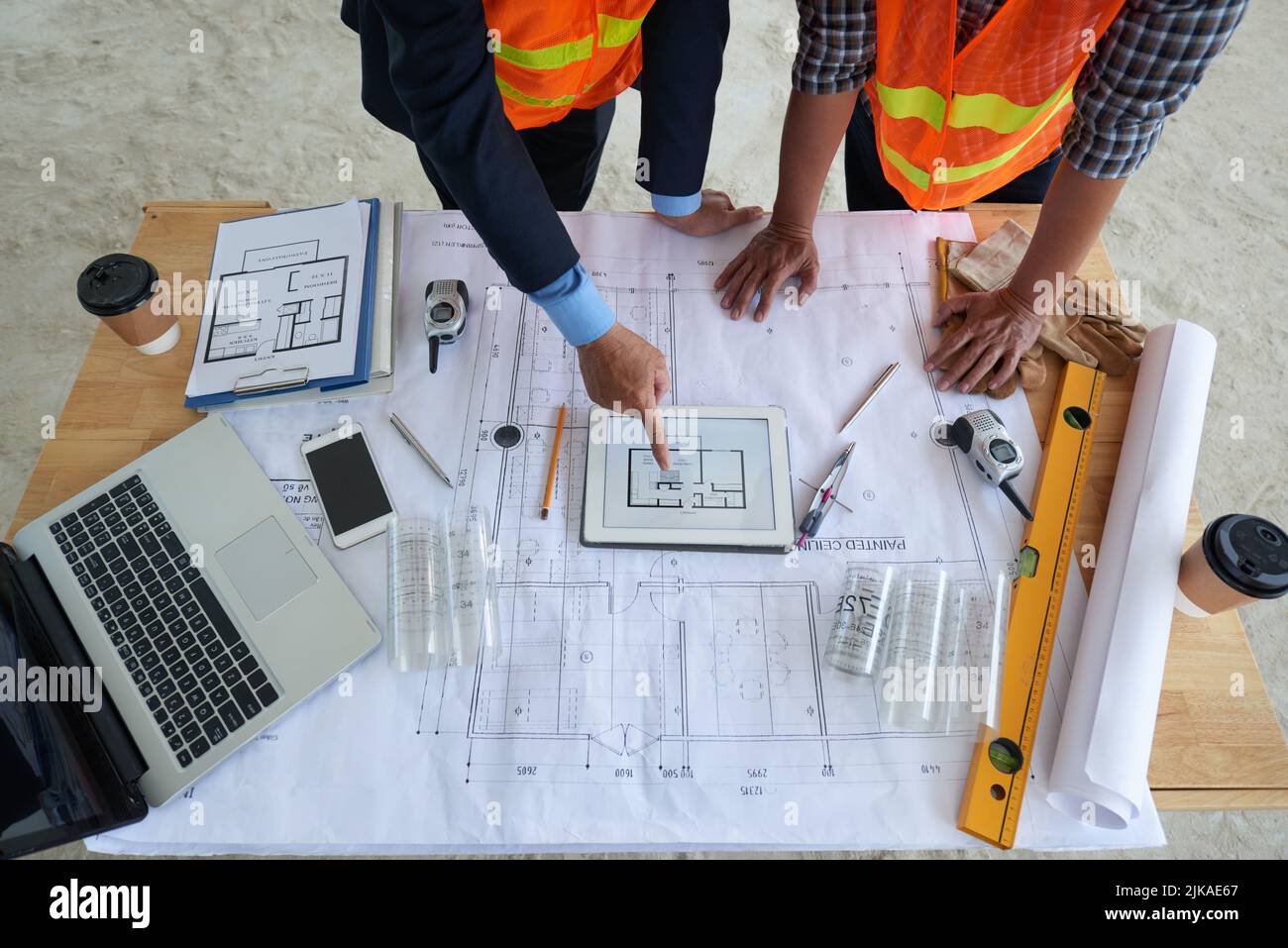 Engineer discussing foreman design hi-res stock photography and images ...