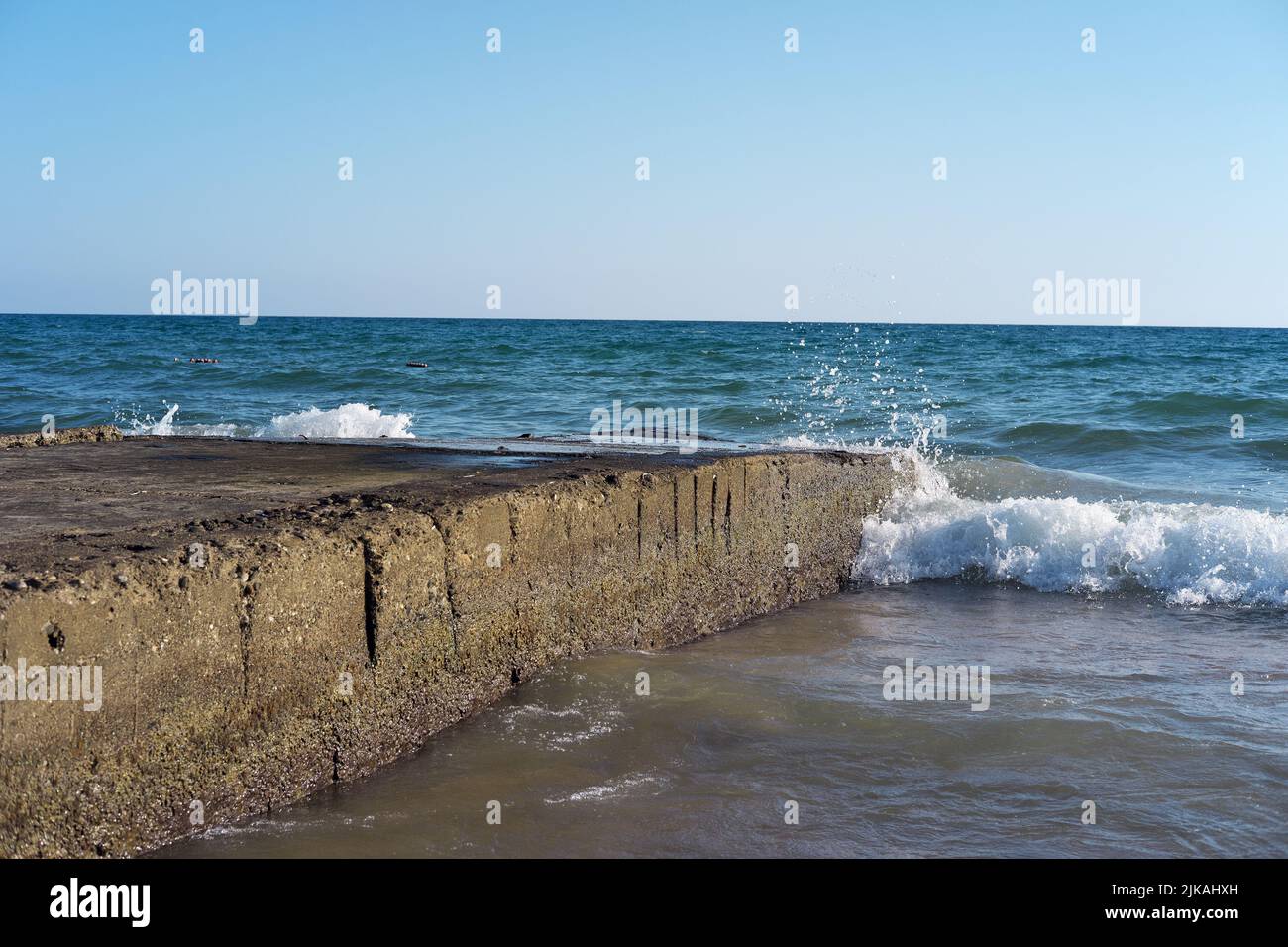 Concrete block in sea hi-res stock photography and images - Alamy