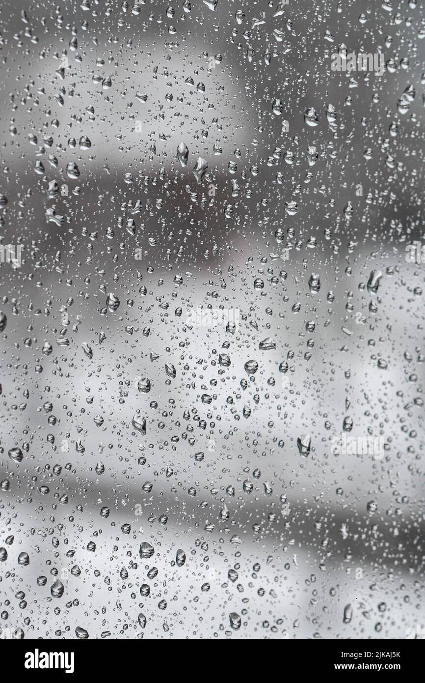 Rain on a window hi-res stock photography and images - Alamy