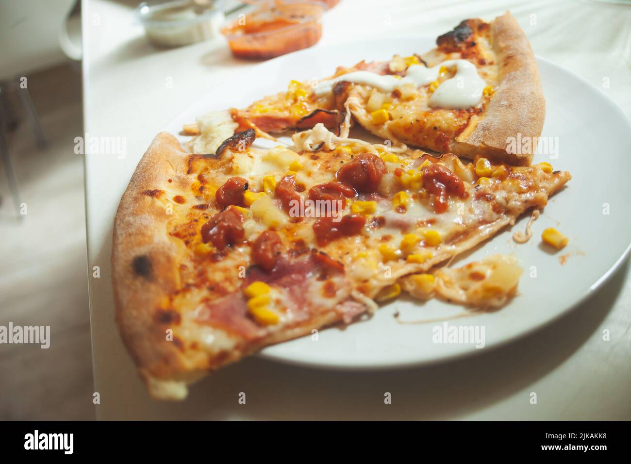 Ketchup on pizza hi-res stock photography and images - Alamy