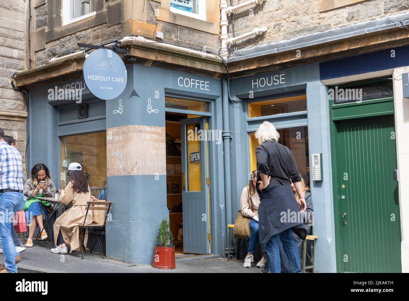 Hideout cafe hi-res stock photography and images - Alamy