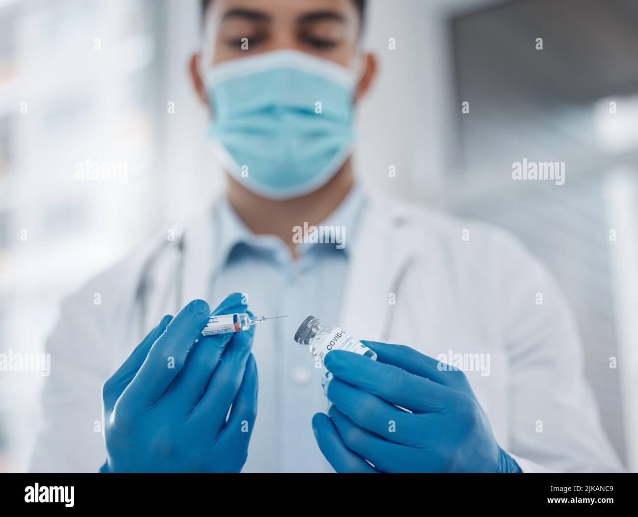 Doctor getting patient ready hi-res stock photography and images - Alamy