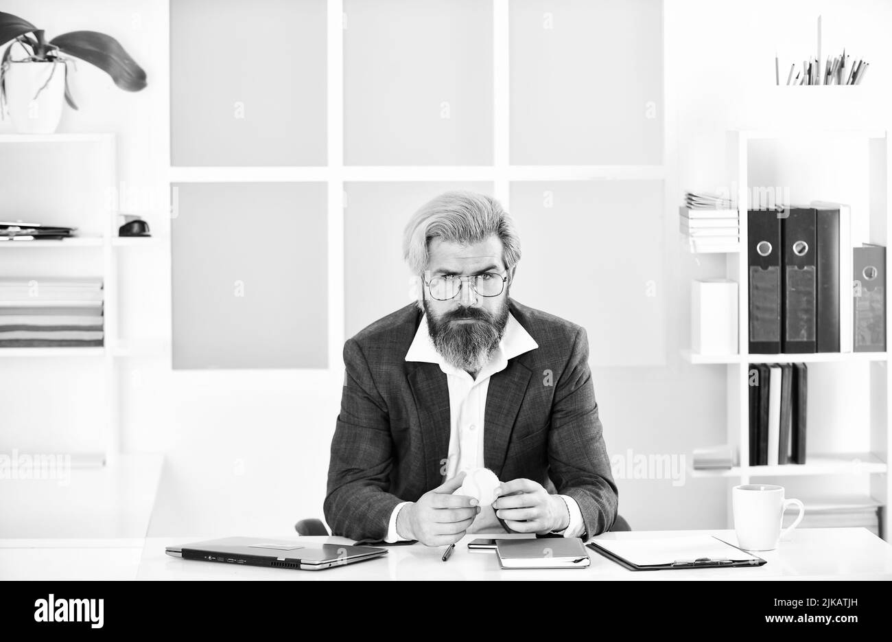 Looking for inspiration. Think and make decision. Strategy. Thoughtful ...