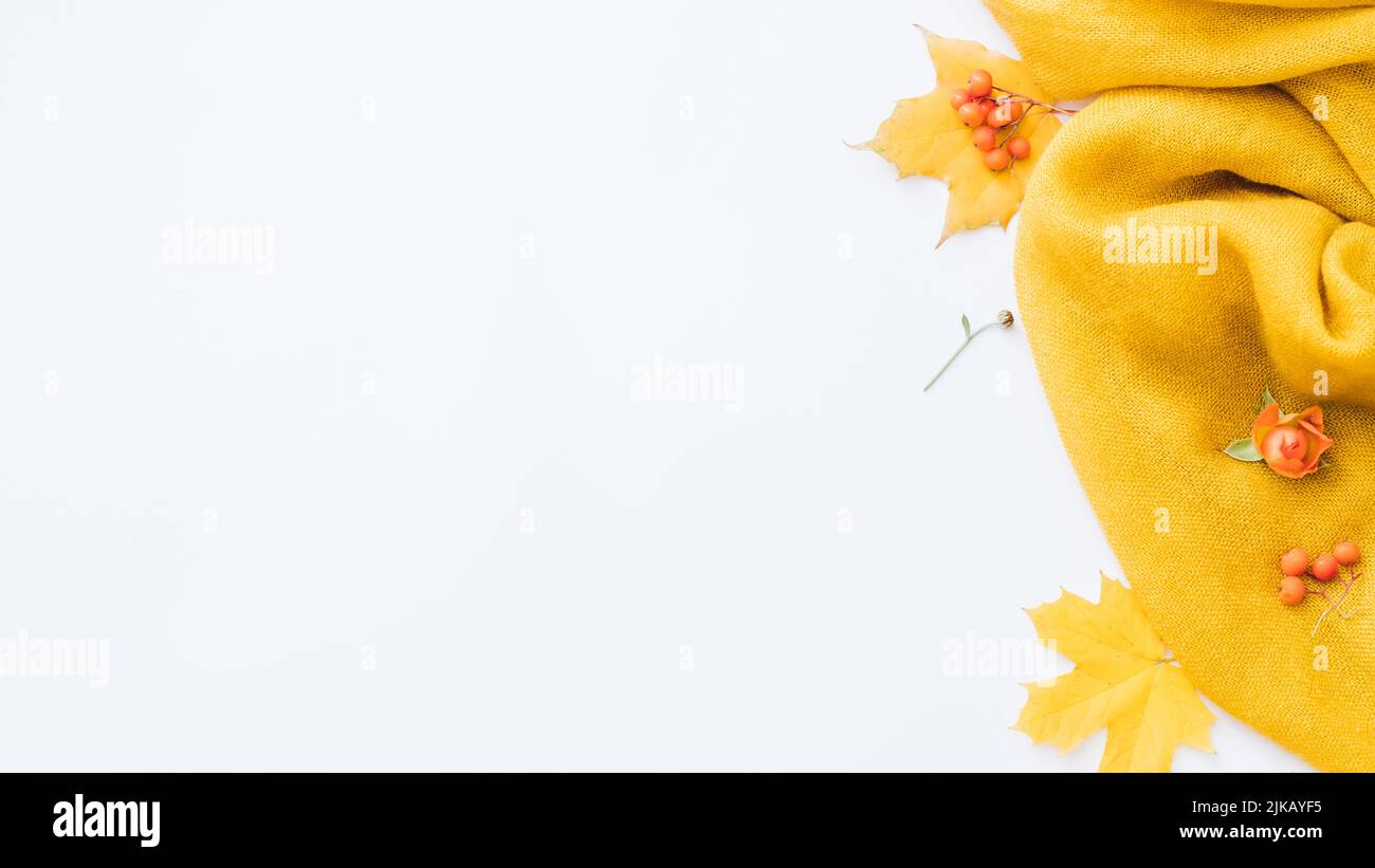 Time yellow hi-res stock photography and images - Alamy